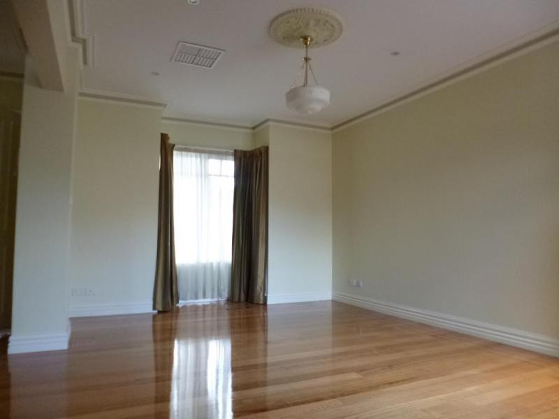 17A Woolley Street, Essendon, VIC 3040 - Leased