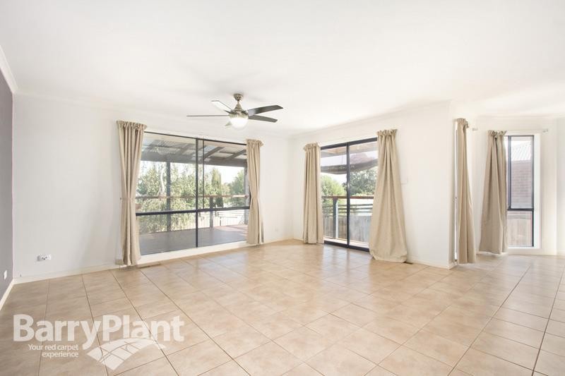 7 Jonathan Place, Pakenham, VIC 3810 - Leased