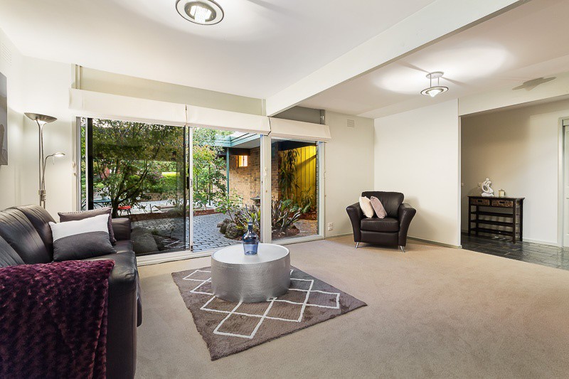 23 Holyrood Drive, Vermont, VIC 3133 - Sold