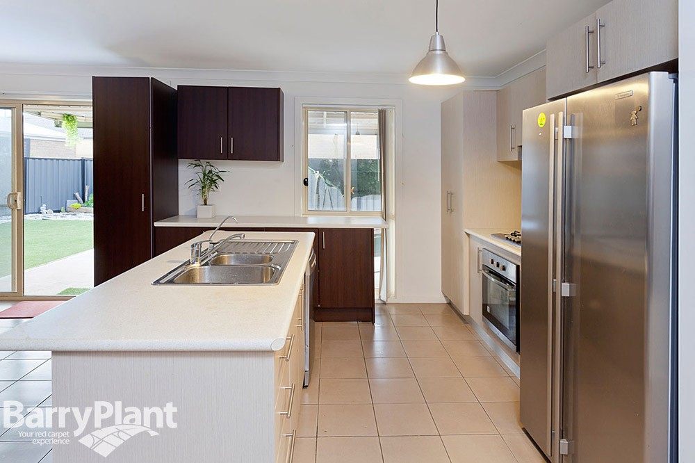 5 Vicky Court, Point Cook, VIC 3030 - Leased