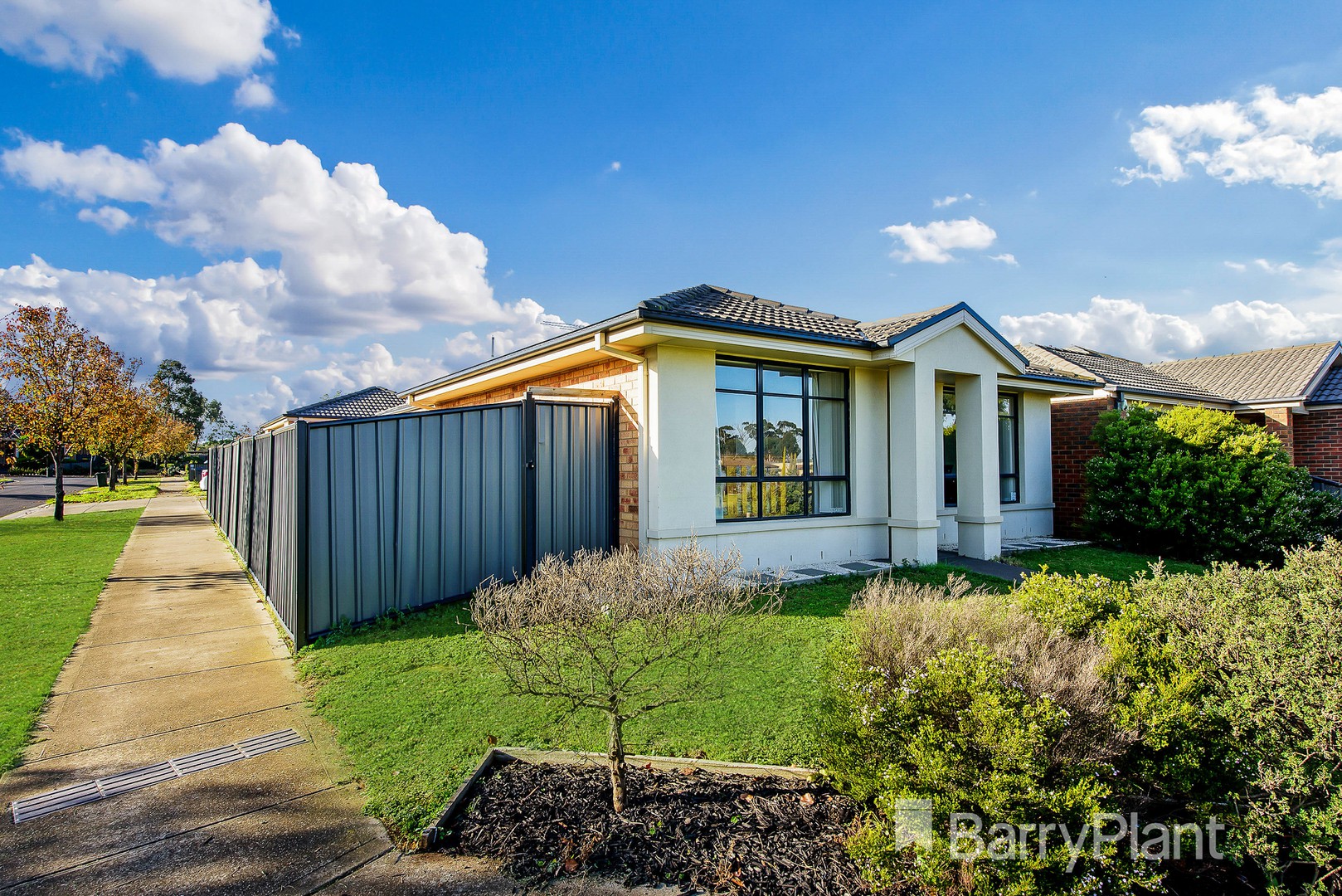 2 Gosford Gardens, Derrimut, VIC 3026 - Sold