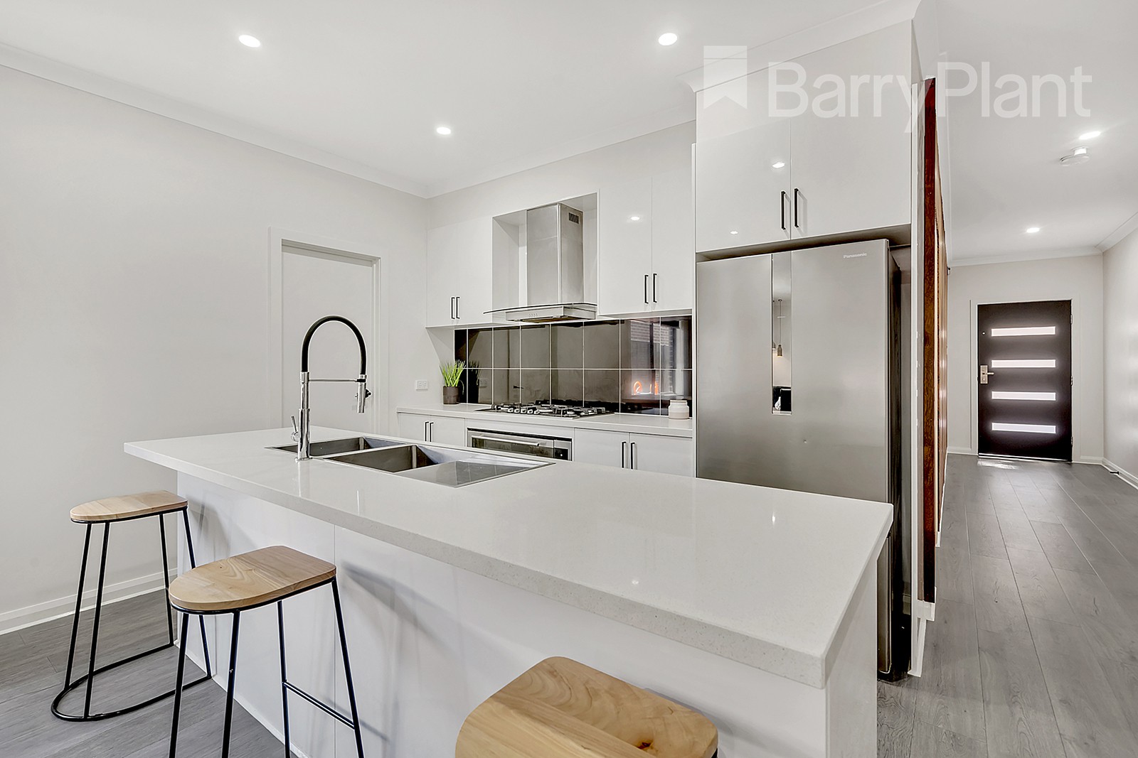 14 Creekbridge Street, Craigieburn, VIC 3064 - For Rent