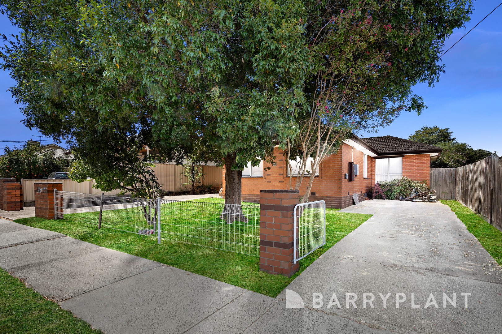 14 Glyndon Avenue, St Albans, VIC 3021 - Sold