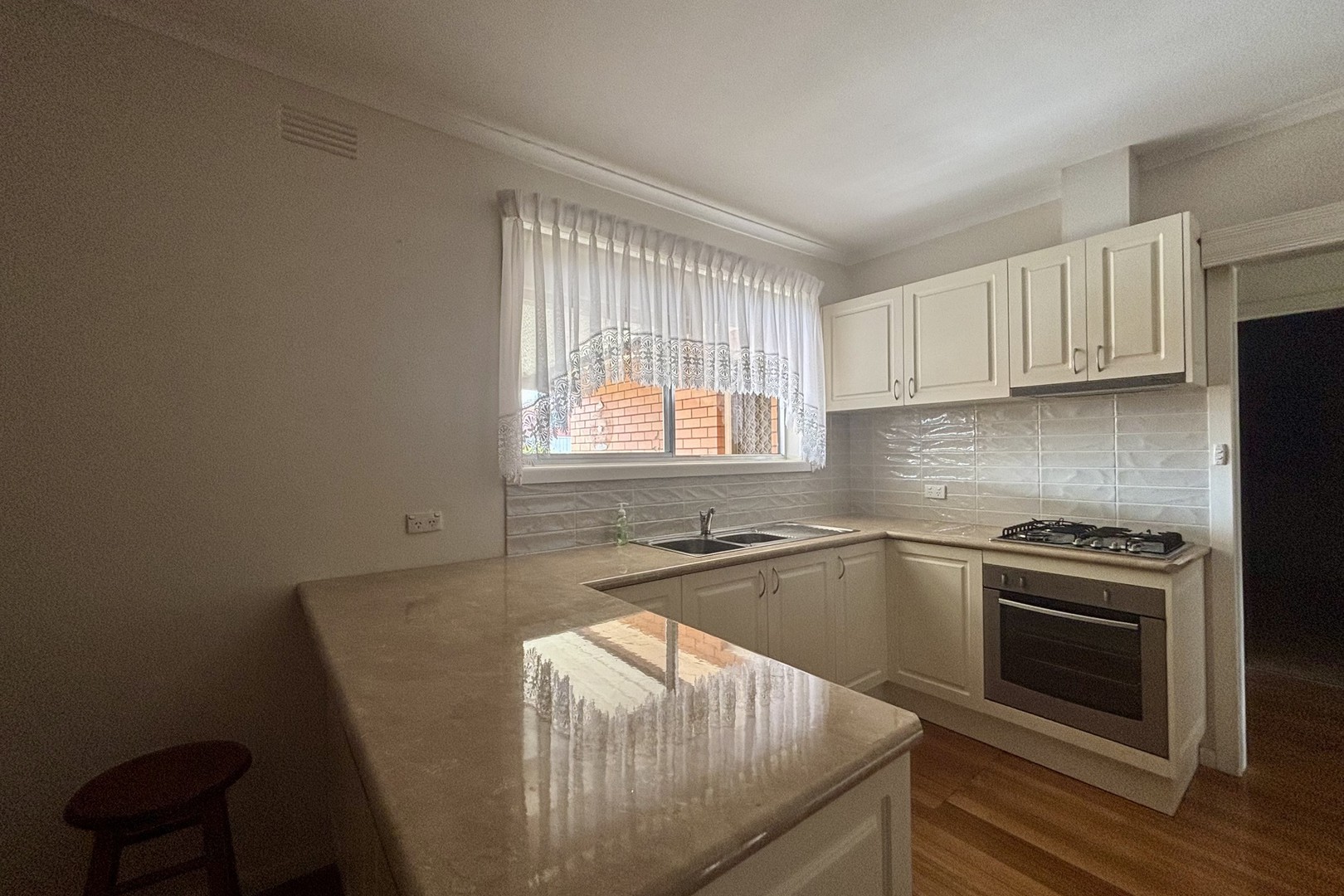 18 Hamilton Court, Lalor, VIC 3075 - Leased
