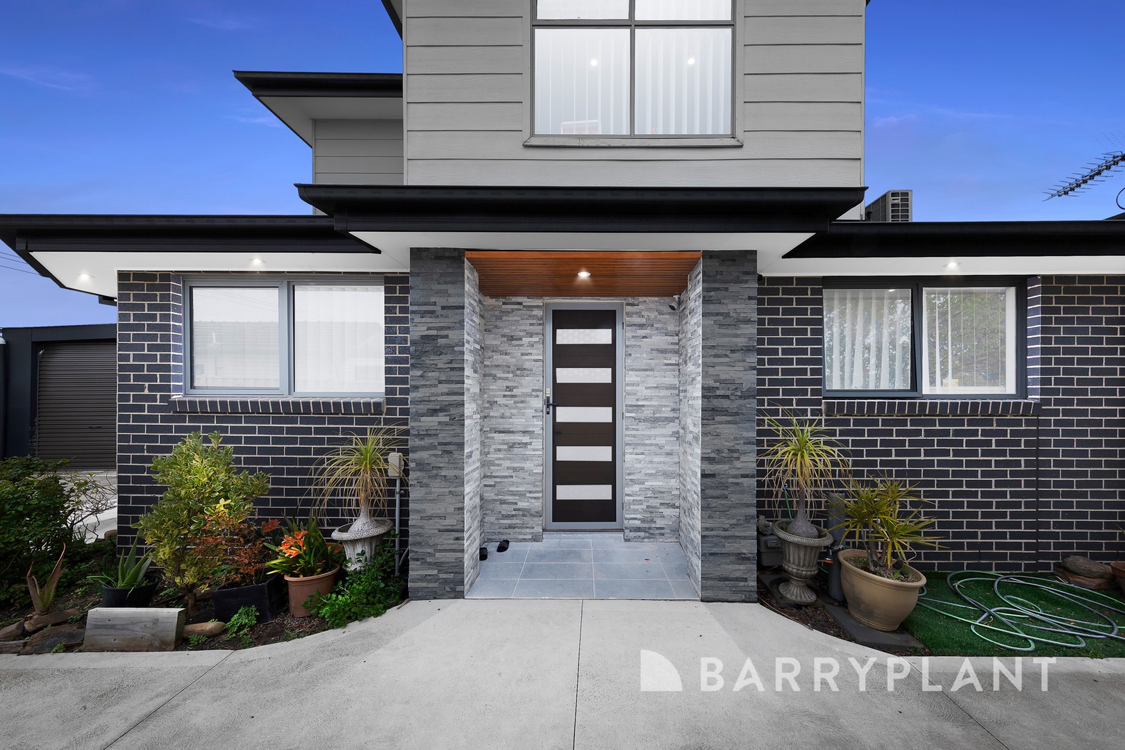 2/127 William Street, St Albans, VIC 3021 - Sold