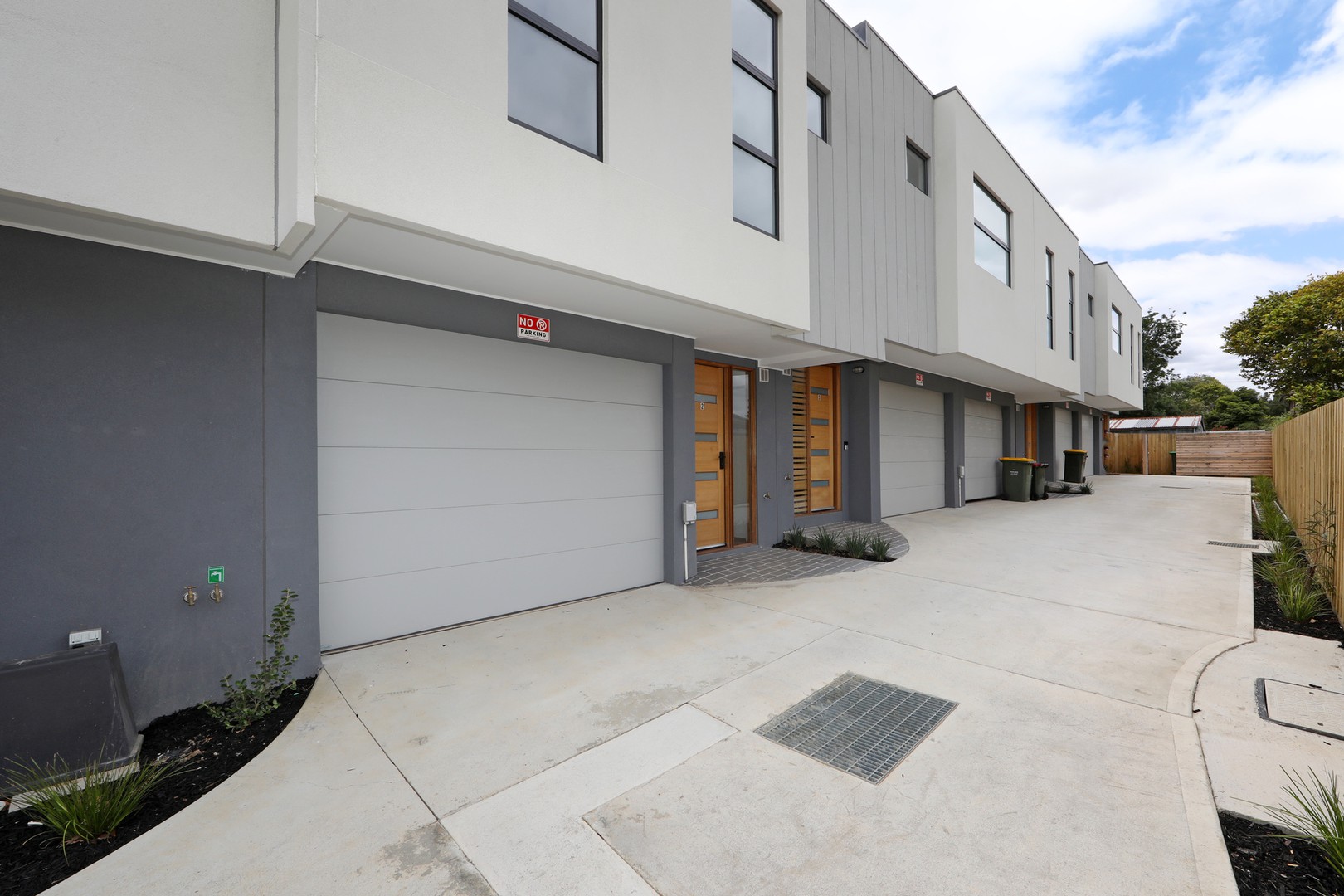 2/637 Stud Road, Scoresby, VIC 3179 - Leased