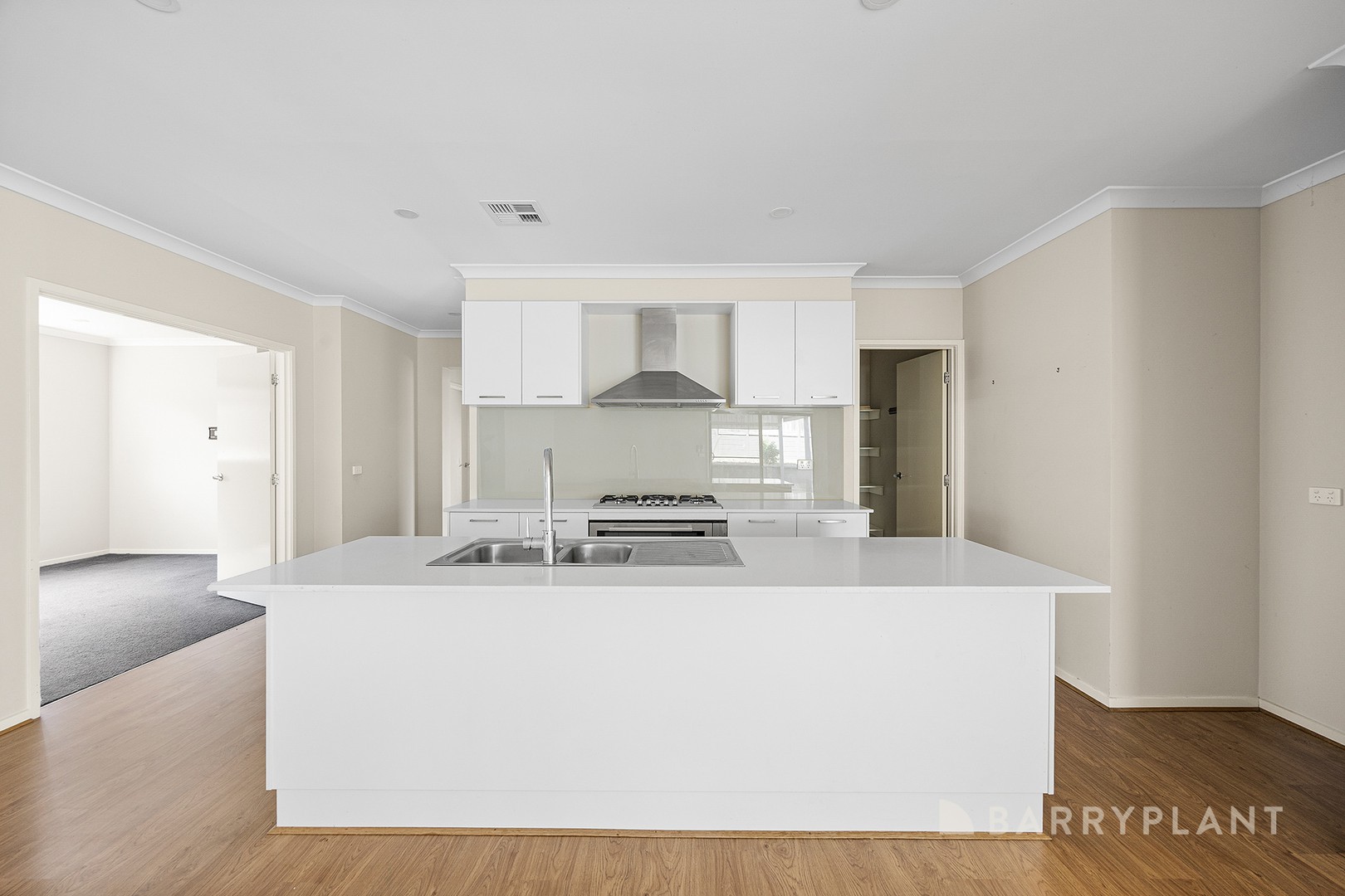 25 Viewgrand Drive, Pakenham, VIC 3810 - For Rent