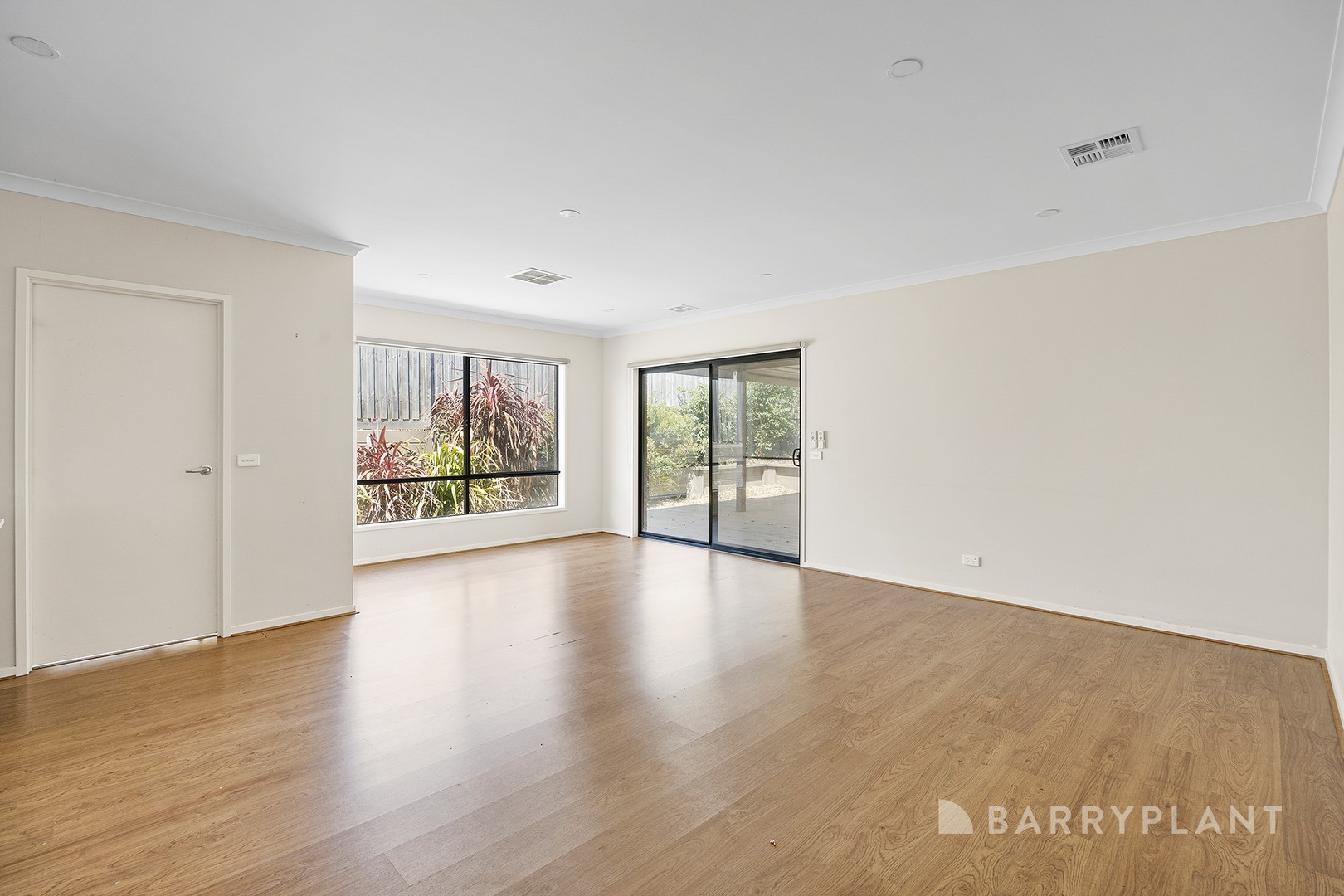 25 Viewgrand Drive, Pakenham, VIC 3810 - For Rent