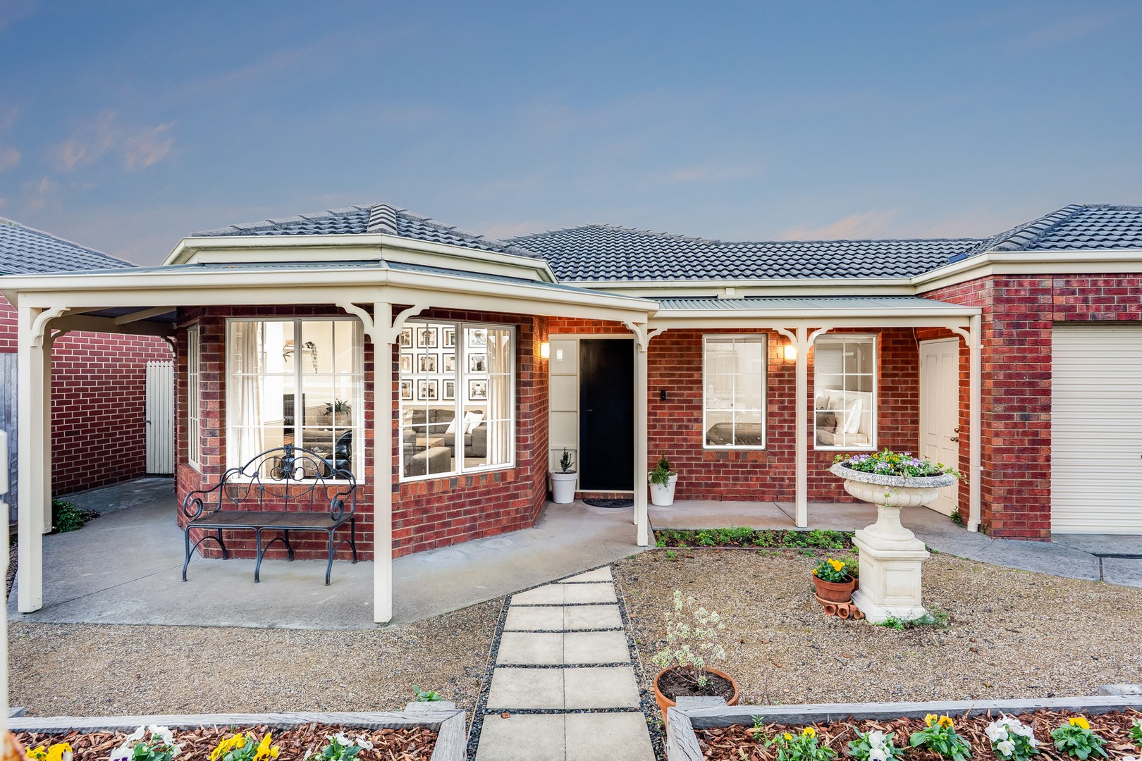 37 Willesden Drive, Waurn Ponds, VIC 3216 - For Sale