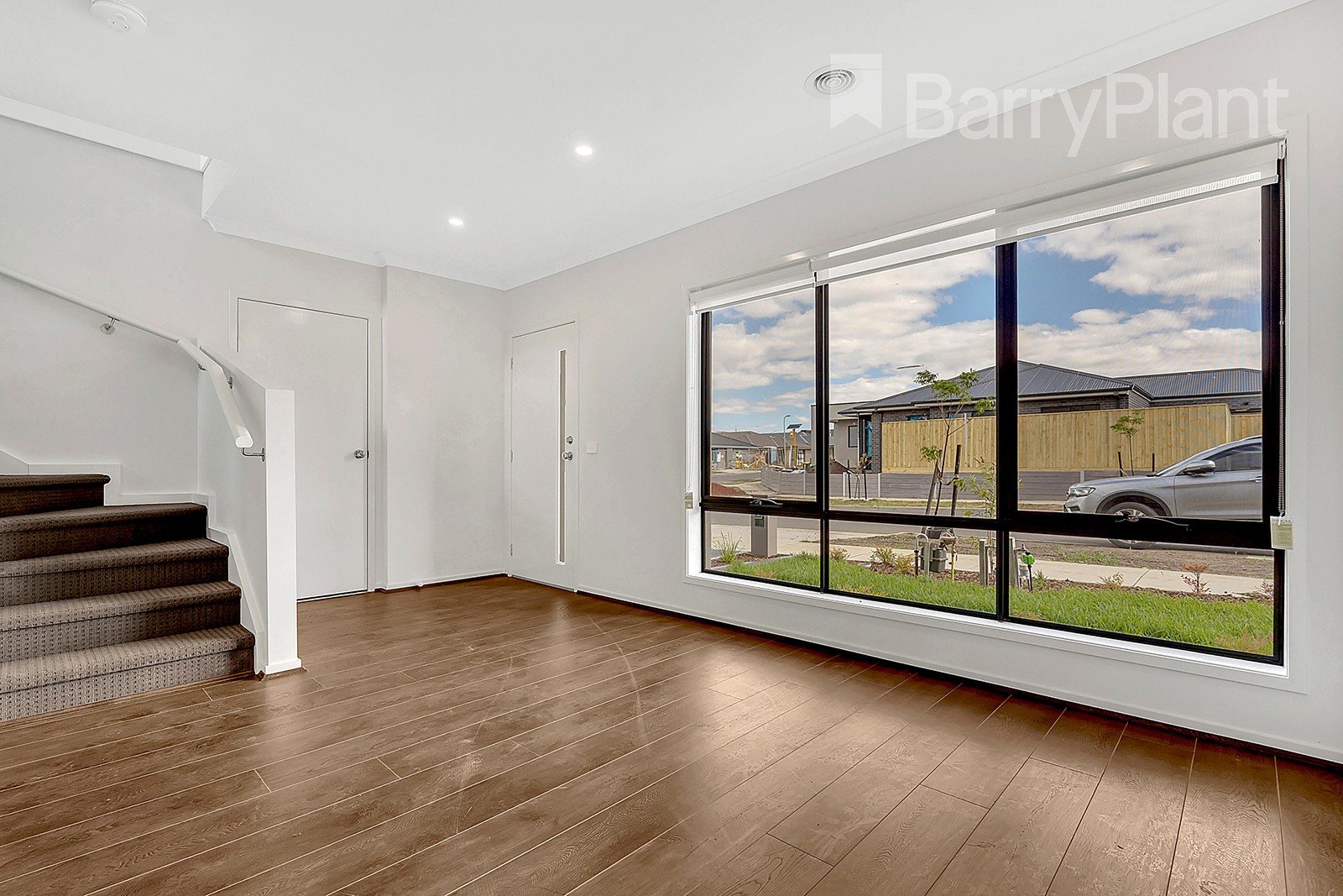 4 Fewster Circuit, Mickleham, VIC 3064 - For Rent