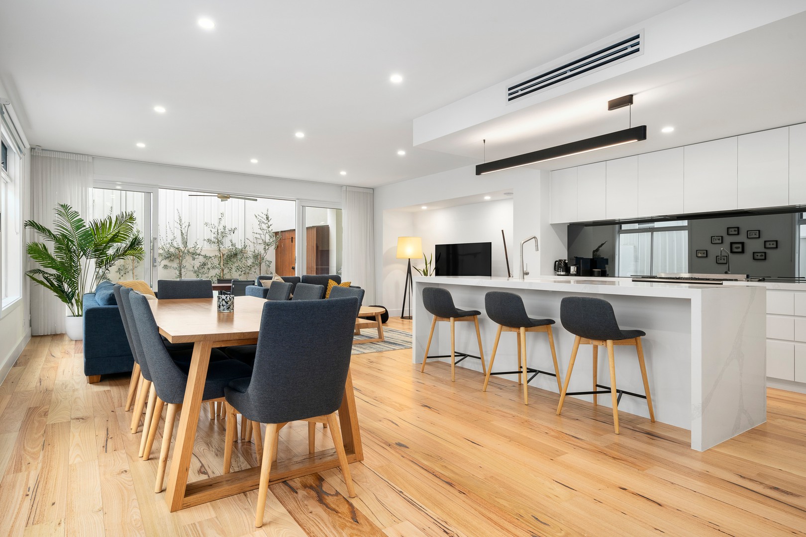 40 Clifton Street, Aberfeldie, VIC 3040 - Sold