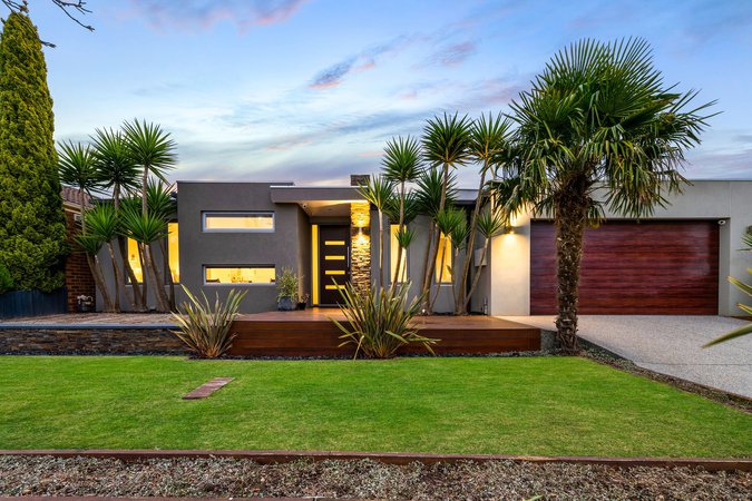 Auctions run hot as prices soar in Hillside