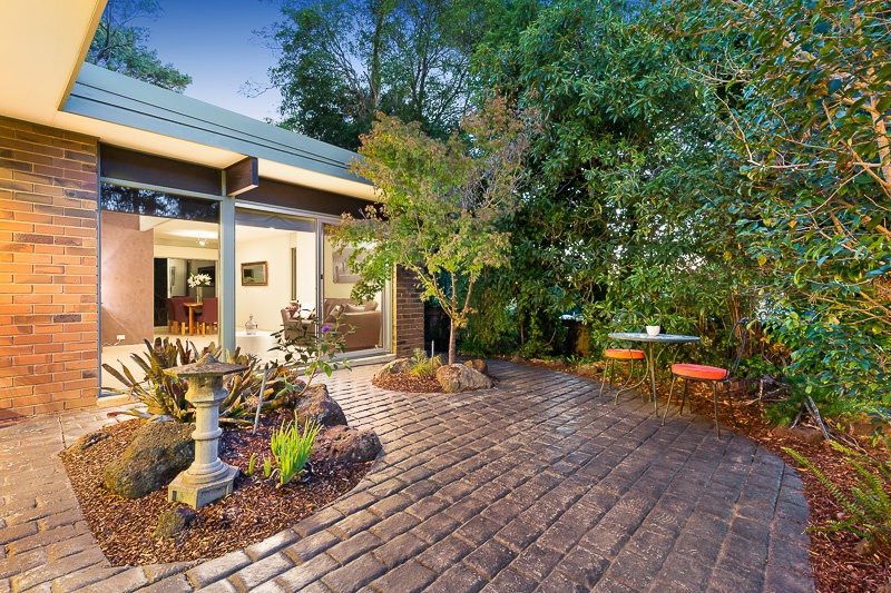 23 Holyrood Drive, Vermont, VIC 3133 - Sold