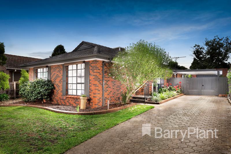 40 Roycroft Avenue, Mill Park, VIC 3082 - Sold