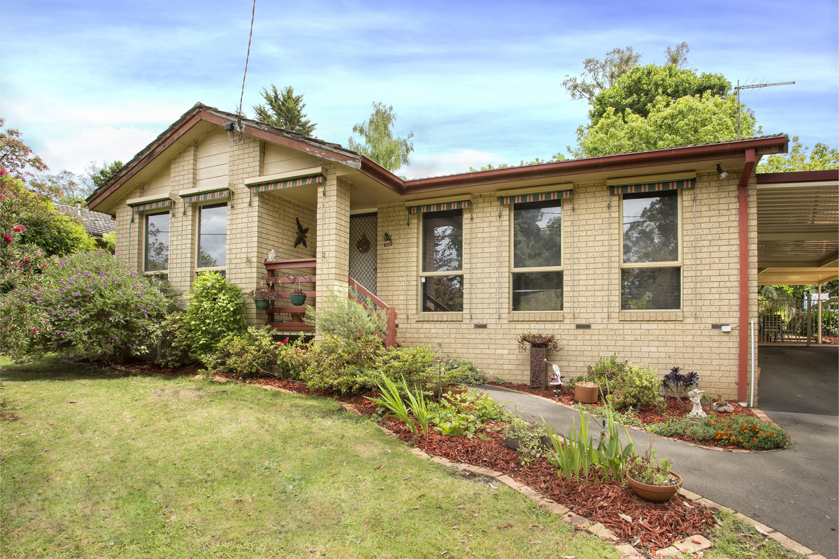 16 Springs Street, Cockatoo, VIC 3781 - Sold