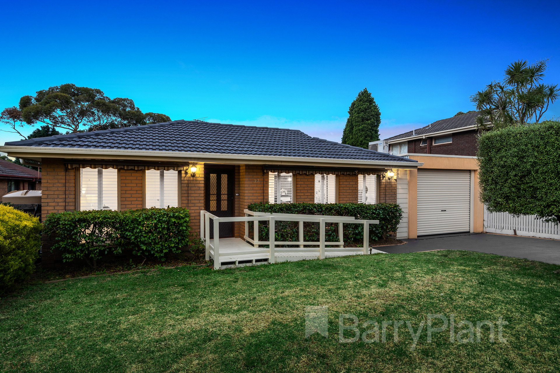 22 Roycroft Avenue, Wantirna South, VIC 3152 - Sold
