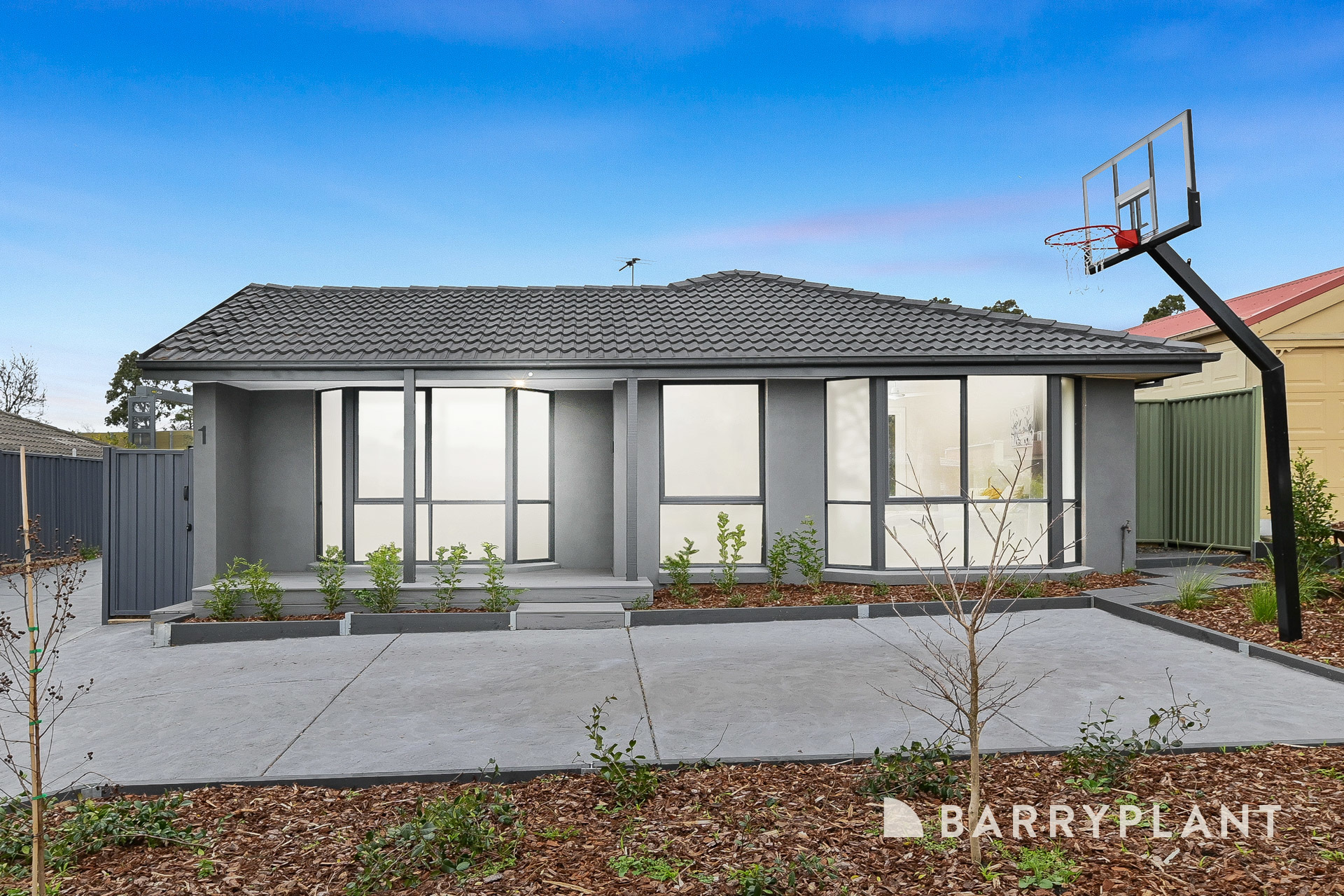 1/65 Strathavan Drive, Berwick, VIC 3806 - Sold
