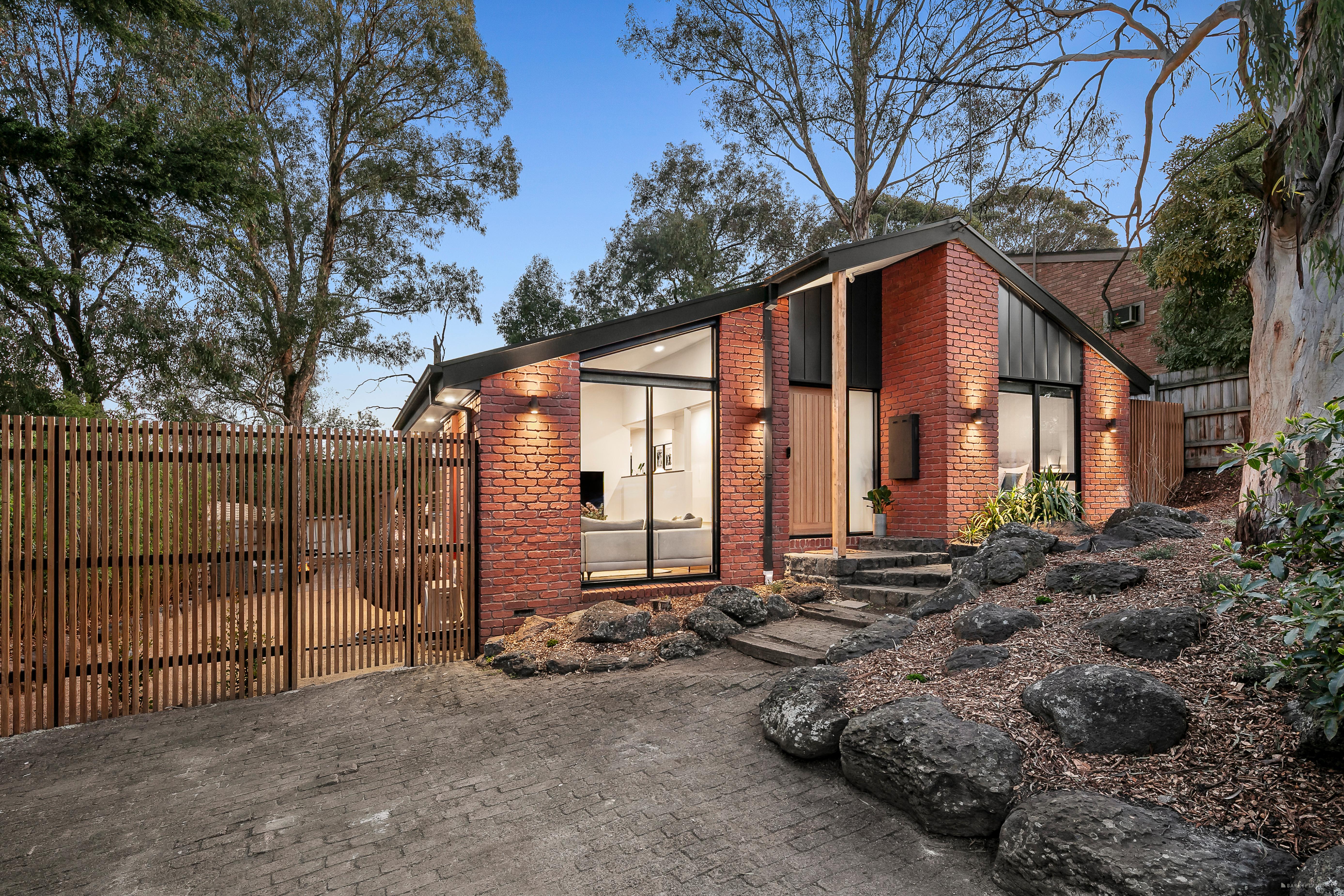 1 Angus Court, Eltham North, VIC 3095 - Sold