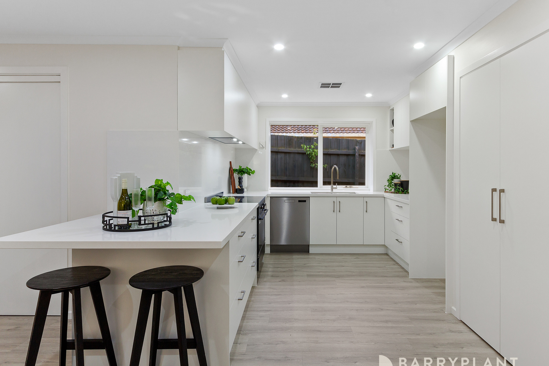 10 Pach Road, Wantirna South, VIC 3152 - Sold