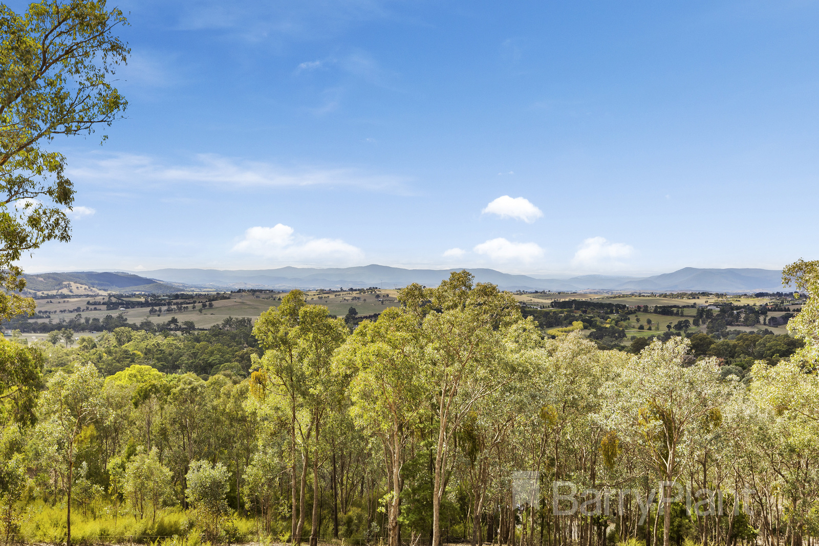 10 Valley Road, Wonga Park, VIC 3115 - Sold