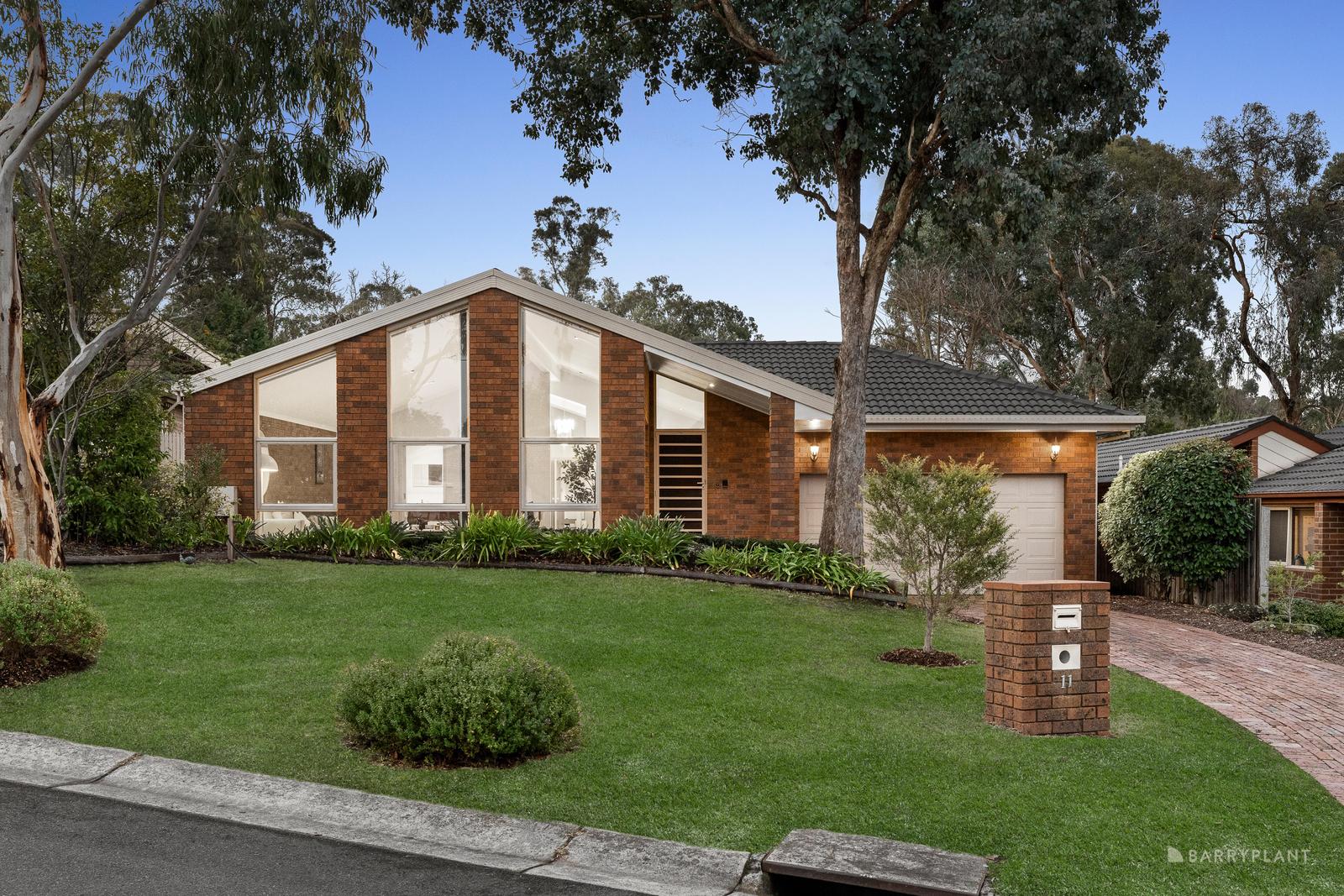 11 Angus Court, Eltham North, VIC 3095 - Sold