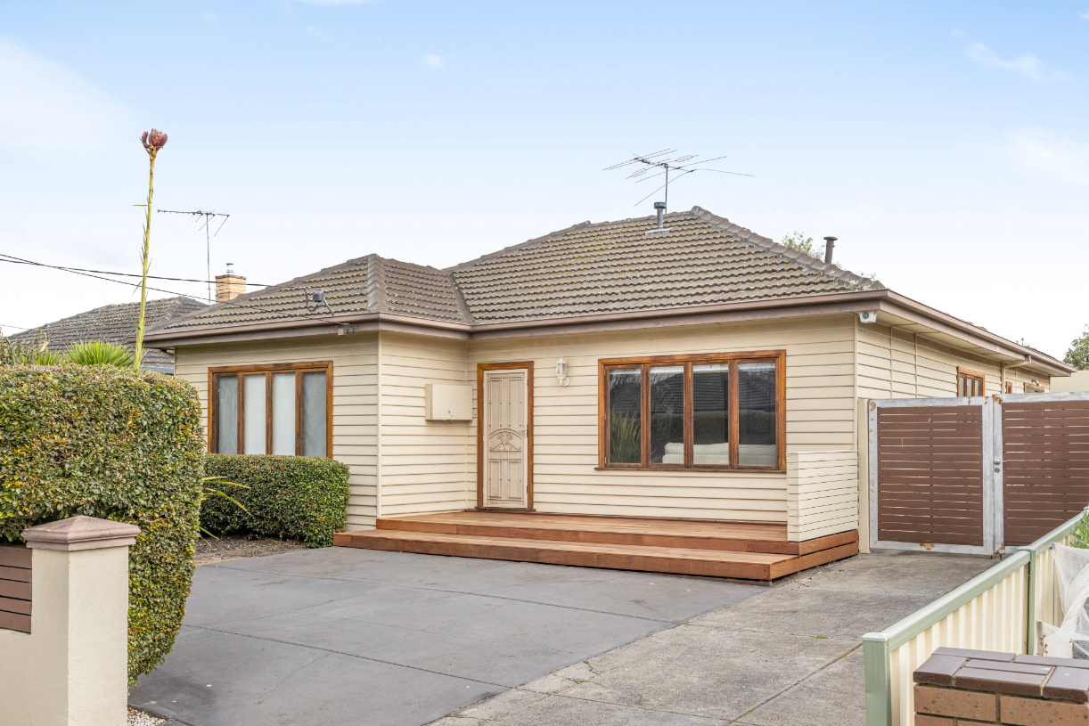 11 Glen Street, Glenroy, VIC 3046 - Sold