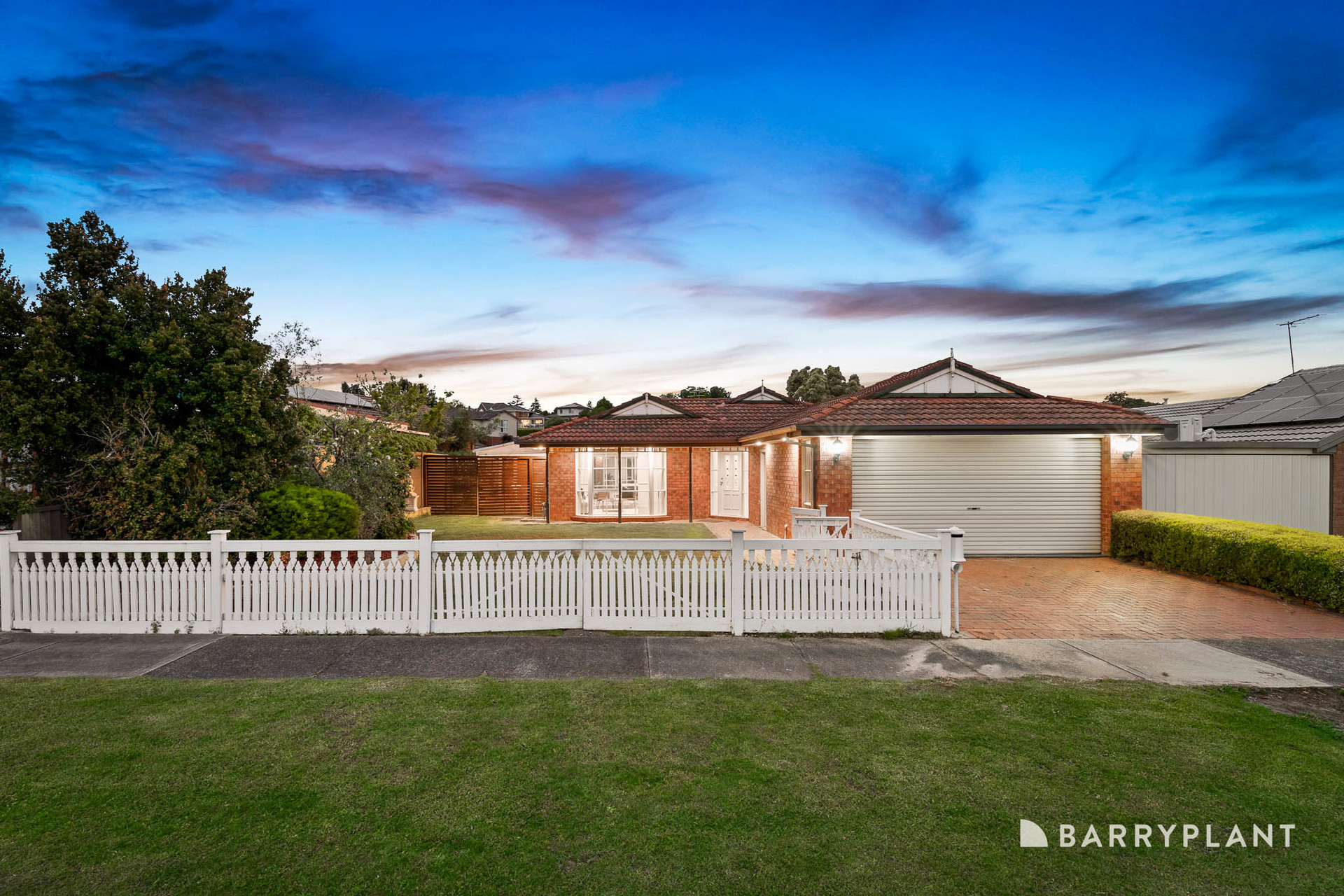 12 Roxby Court, Berwick, VIC 3806 - Sold