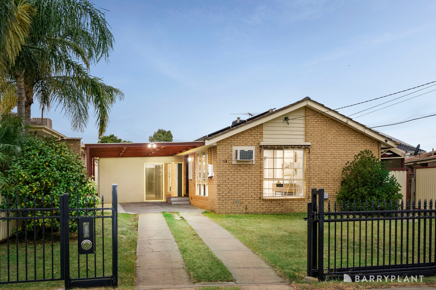 14 Highcombe Crescent, St Albans, VIC 3021 - Sold
