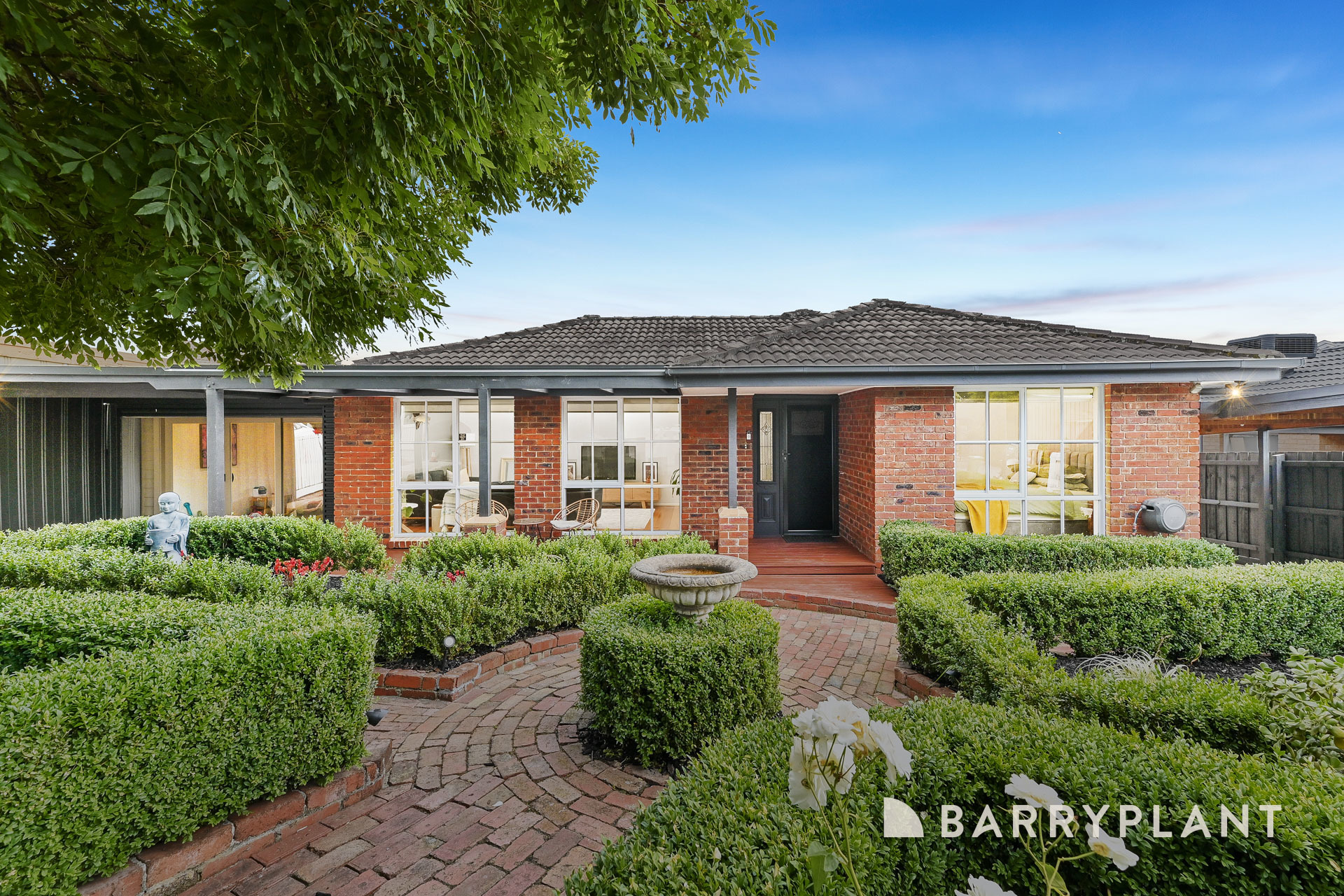 17 Lodge Crescent, Berwick, VIC 3806 - Sold