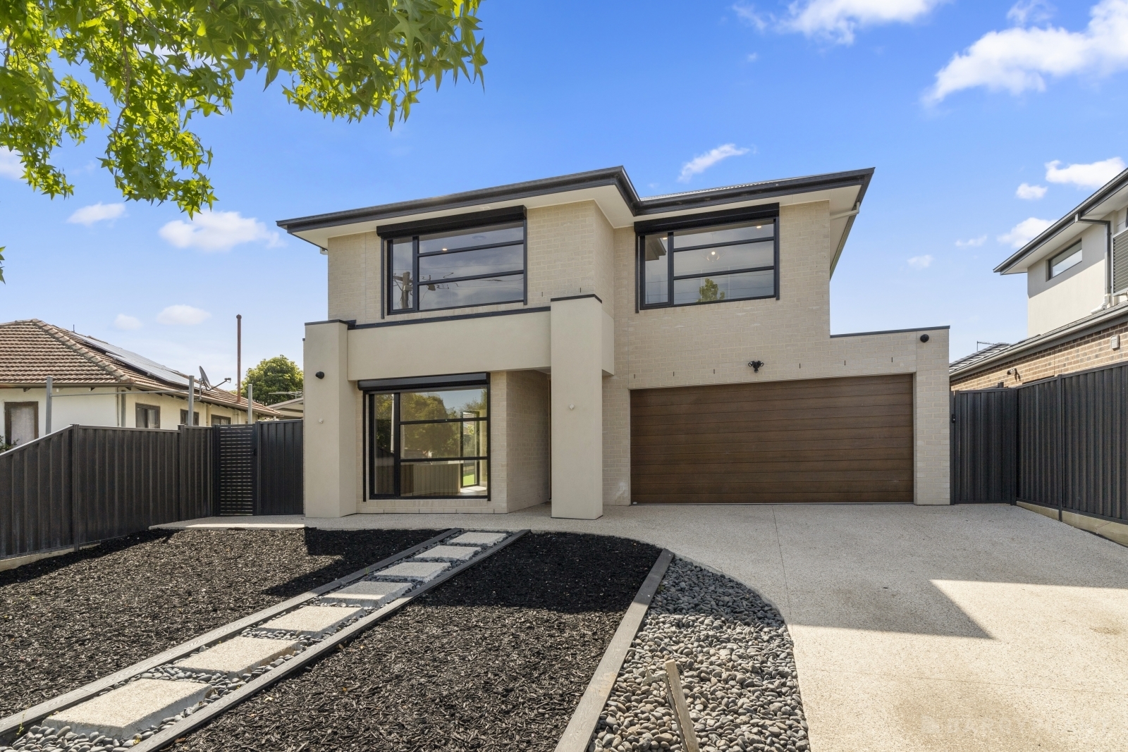 19 Hughes Crescent, Dandenong North, VIC 3175 - Sold