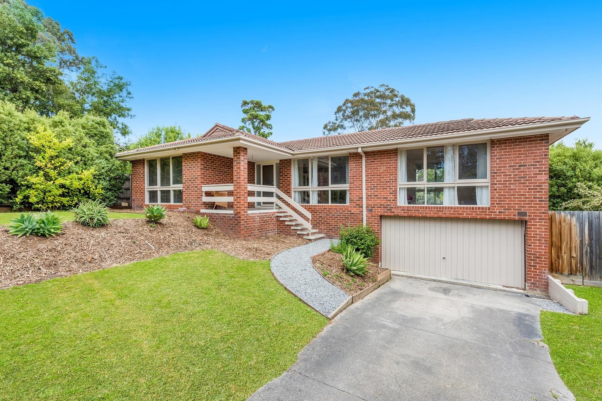 196 Cambridge Road, Kilsyth, VIC 3137 - Leased