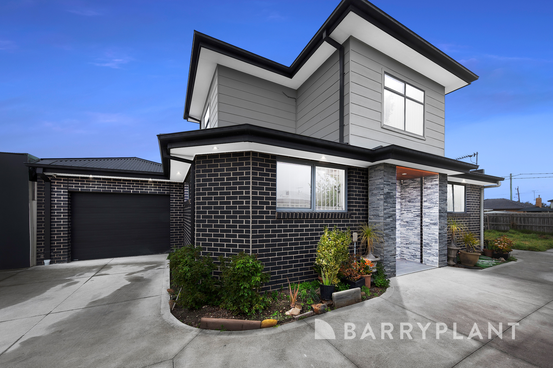 2/127 William Street, St Albans, VIC 3021 - Sold