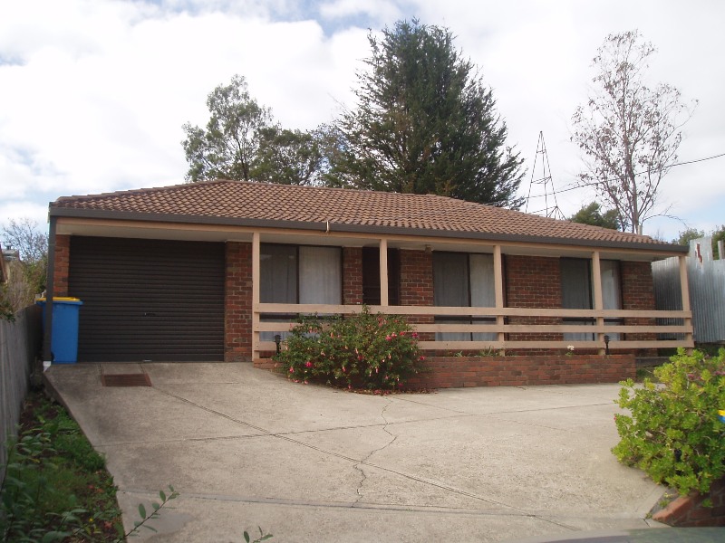 2/8 Victoria Parade, Kilmore, VIC 3764 - Leased