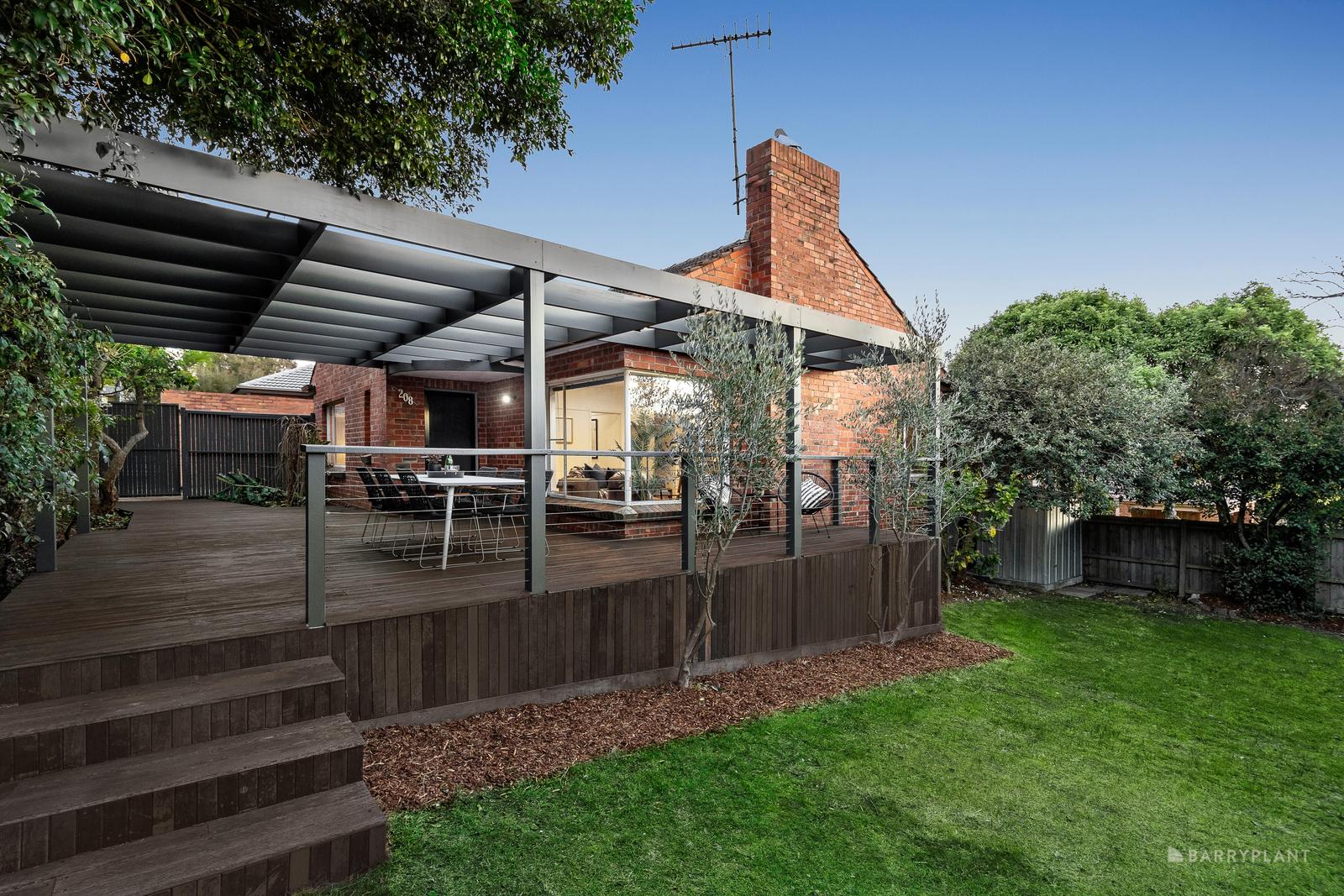 208 Lower Plenty Road, Rosanna, VIC 3084 - Sold