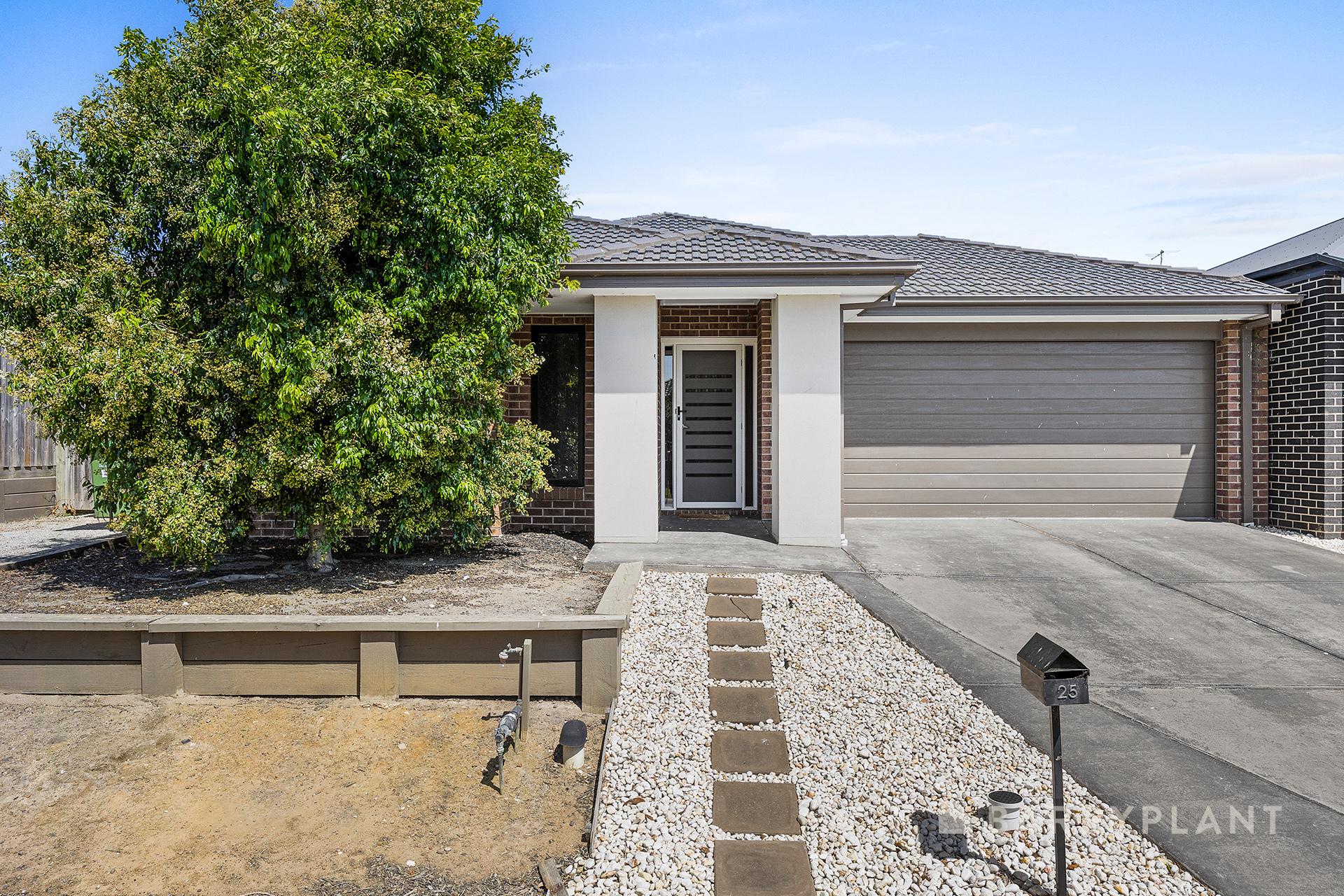 25 Viewgrand Drive, Pakenham, VIC 3810 - For Rent