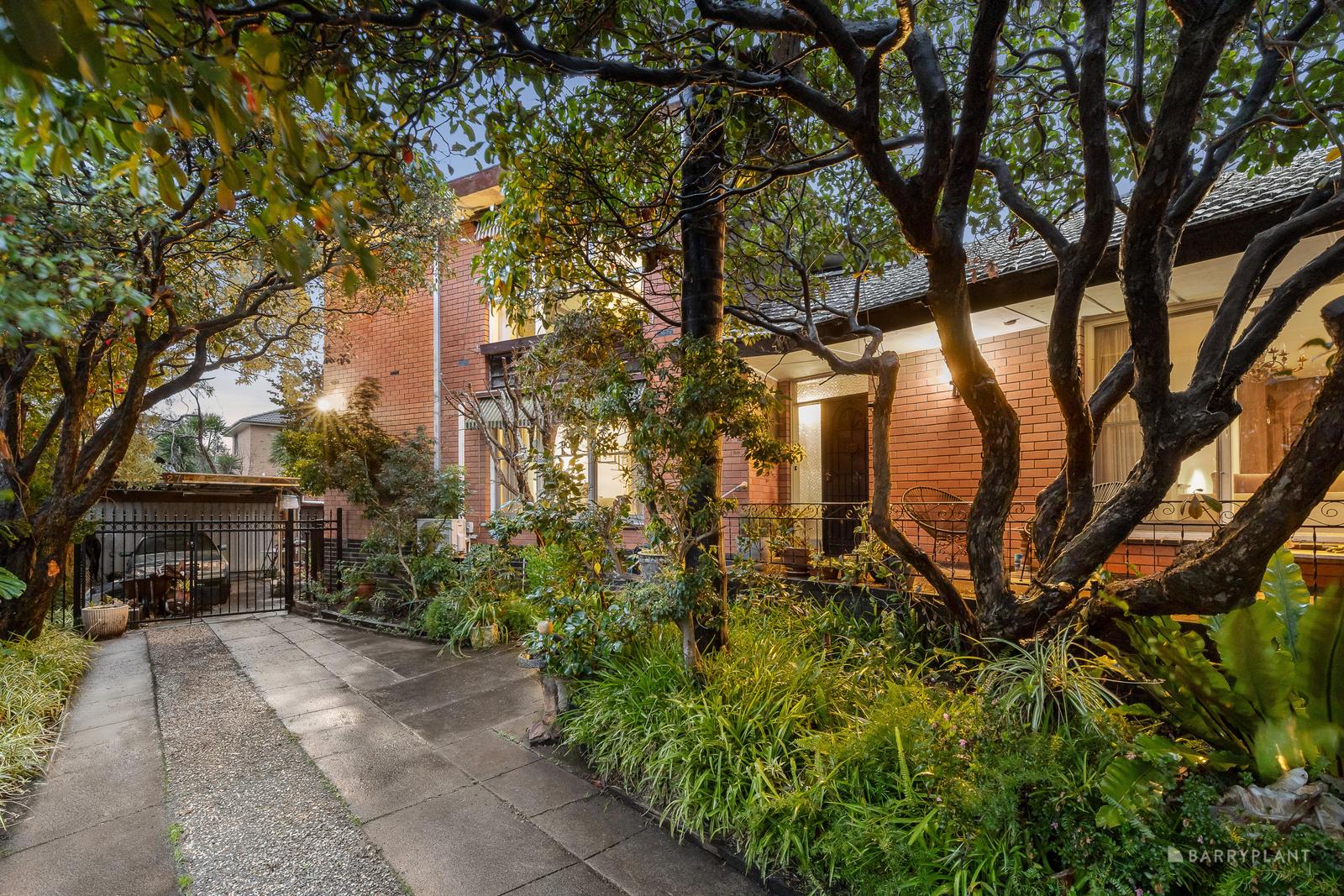 27 Timber Ridge, Doncaster, VIC 3108 - Sold