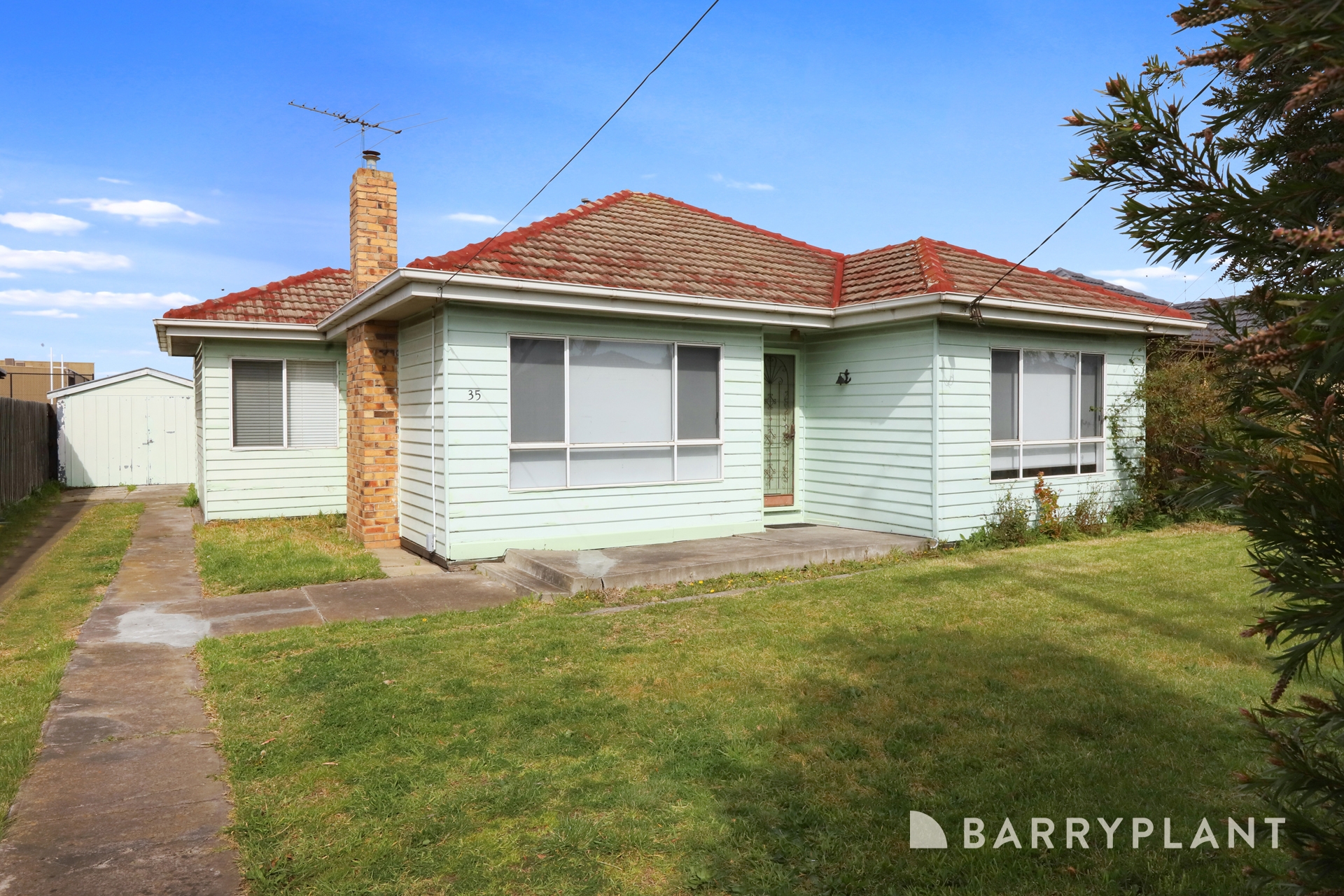 35 Whiteside's Avenue, Sunshine West, VIC 3020 - Leased