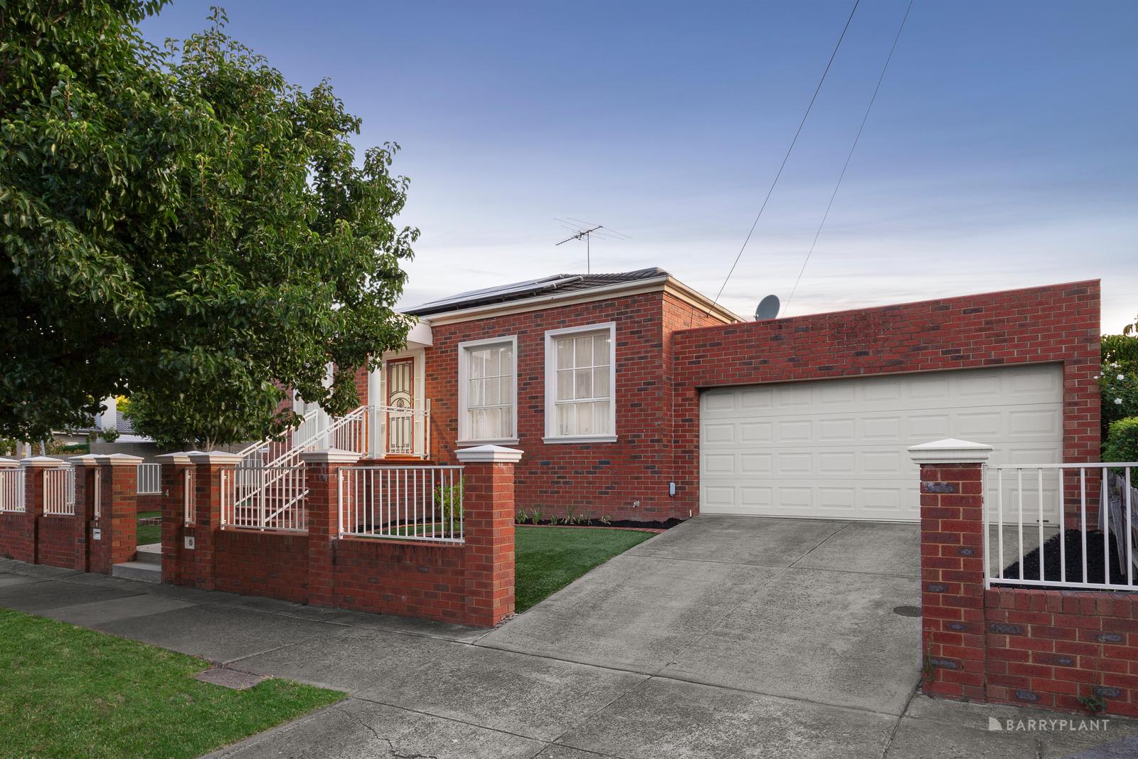 4 Bourke Street, Bulleen, VIC 3105 - Sold