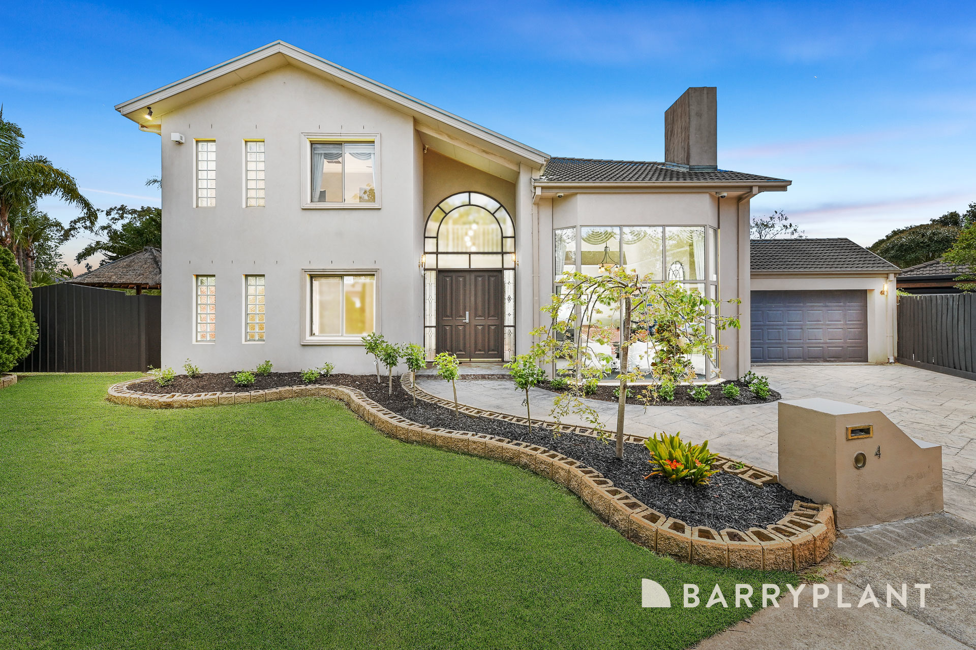 4 Dean Close, Rowville, VIC 3178 - Sold