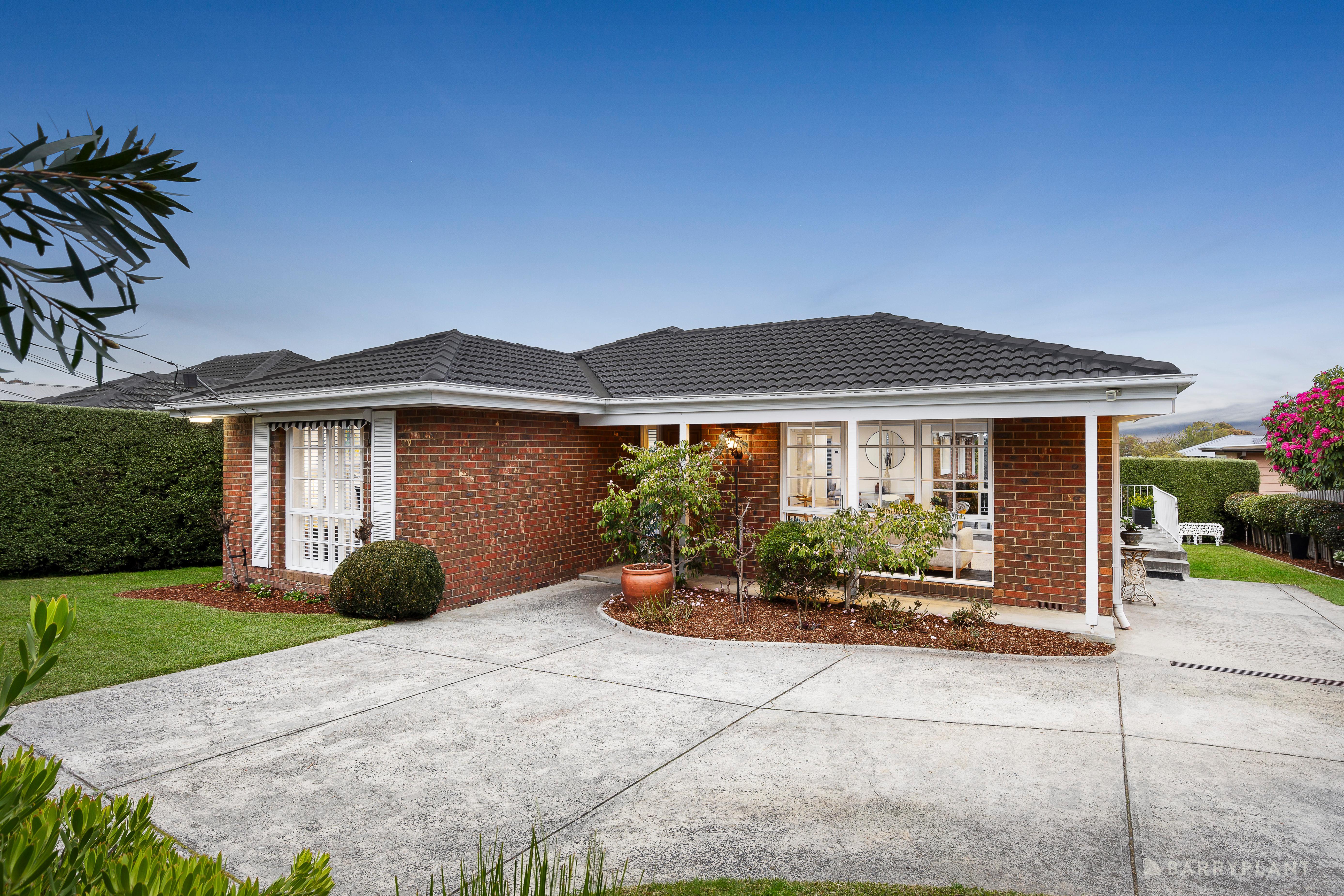 4 Hamal Street, Donvale, VIC 3111 - Sold