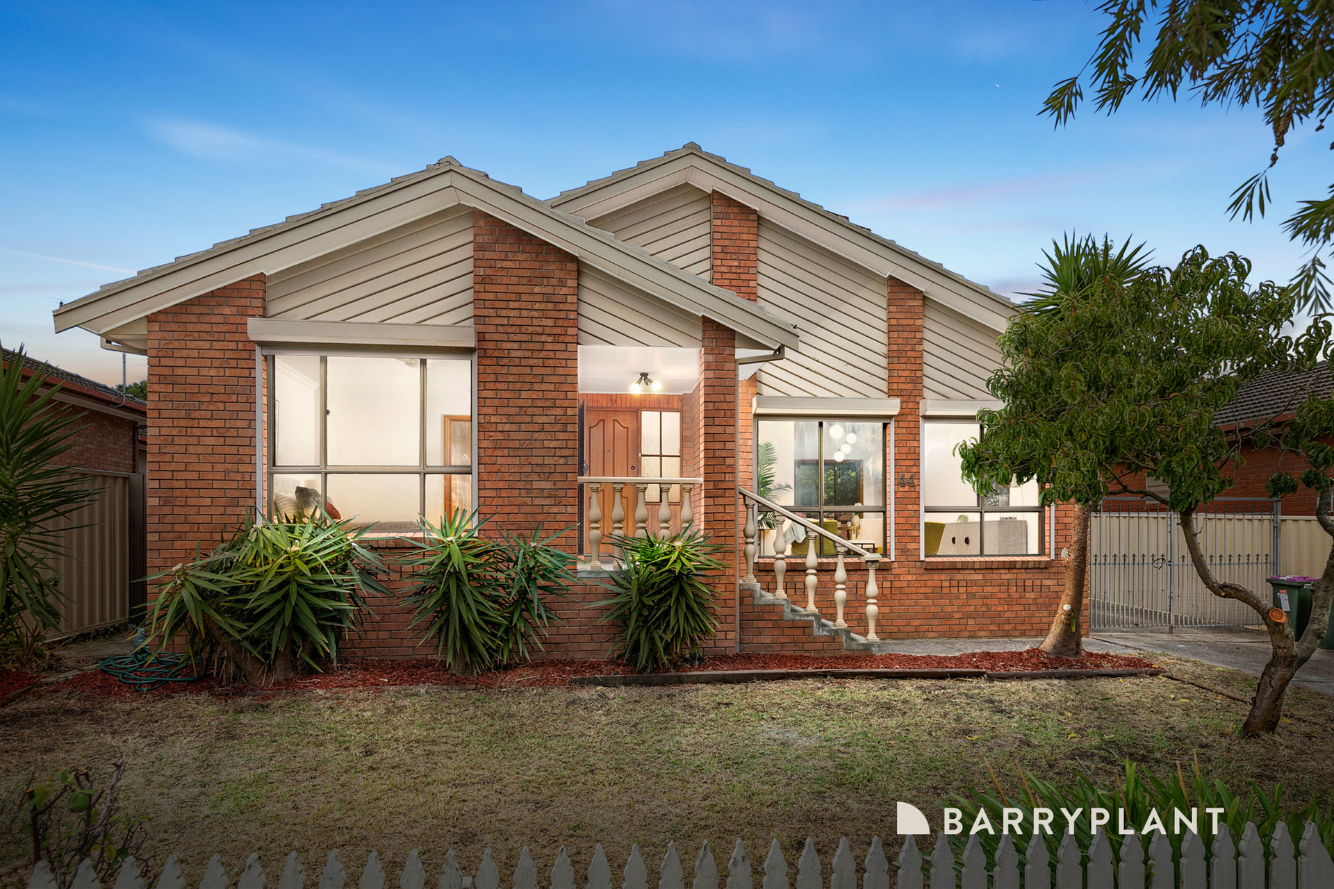 44 Kingston Town Crescent, Mill Park, VIC 3082 - Sold