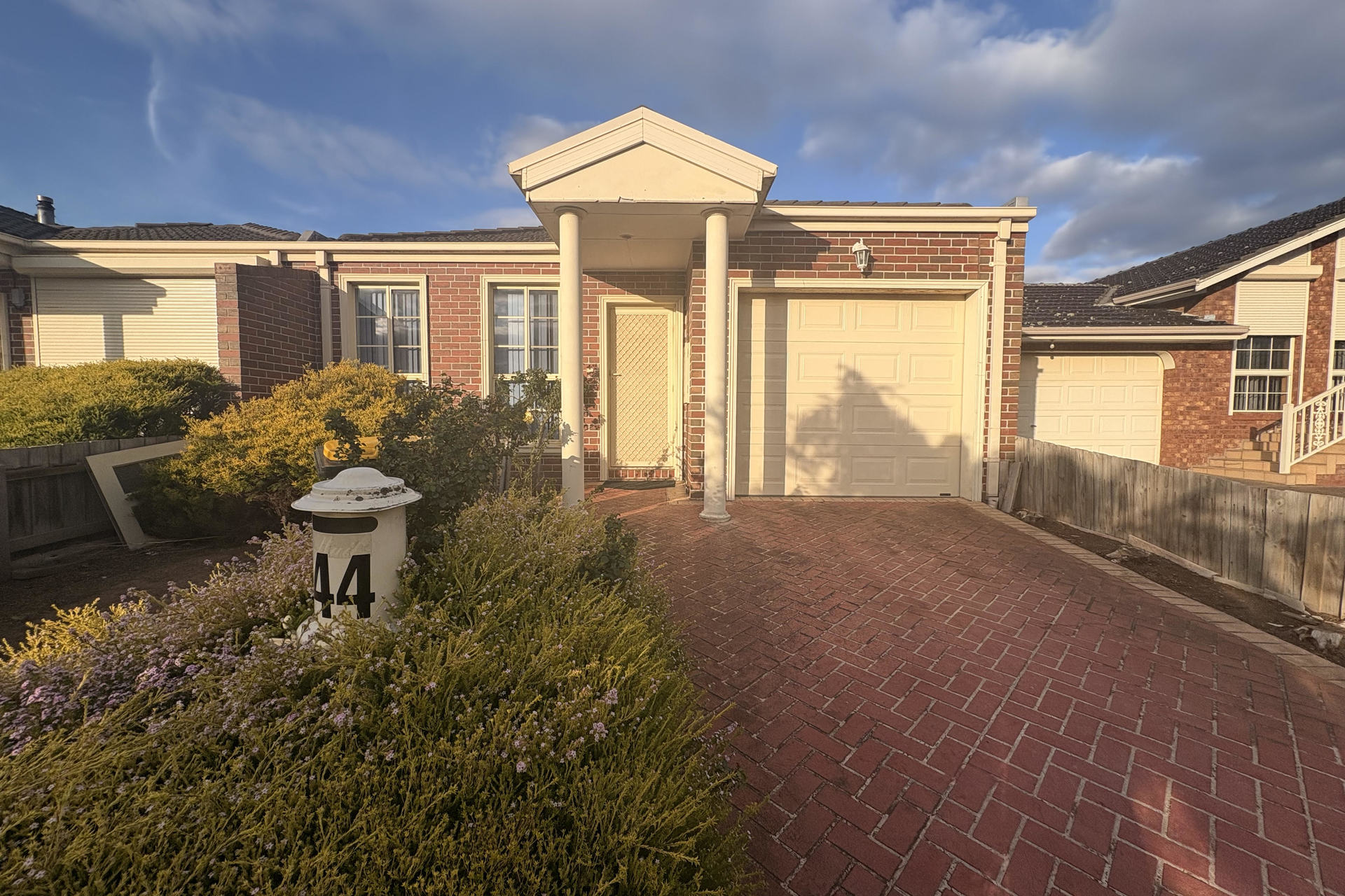 44 Saratoga Crescent, Keilor Downs, VIC 3038 - Leased