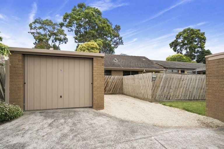 5/9 Percy Street, Mitcham, VIC 3132 - Leased