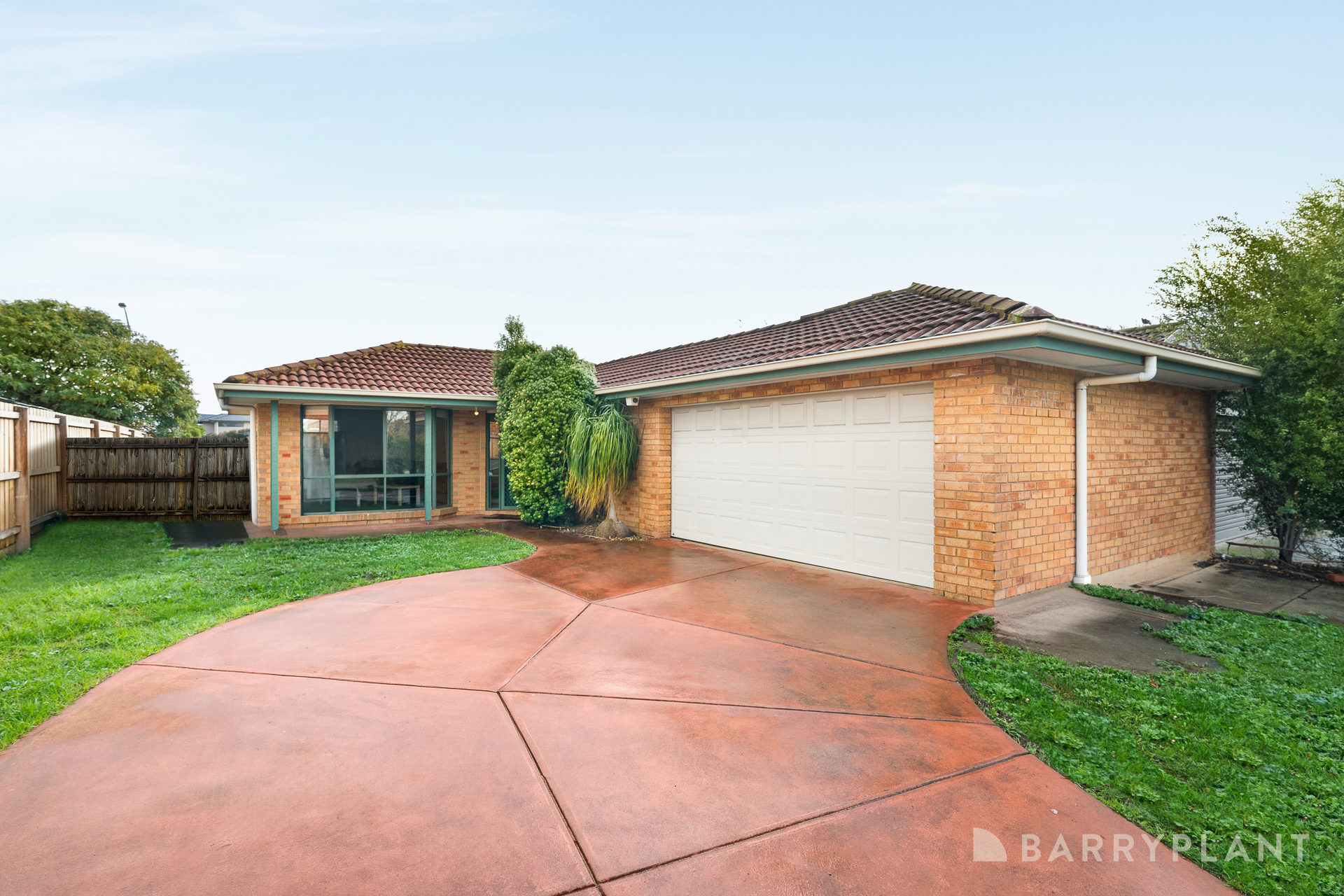 5 Greenmantle Close, Cranbourne West, VIC 3977 - For Sale