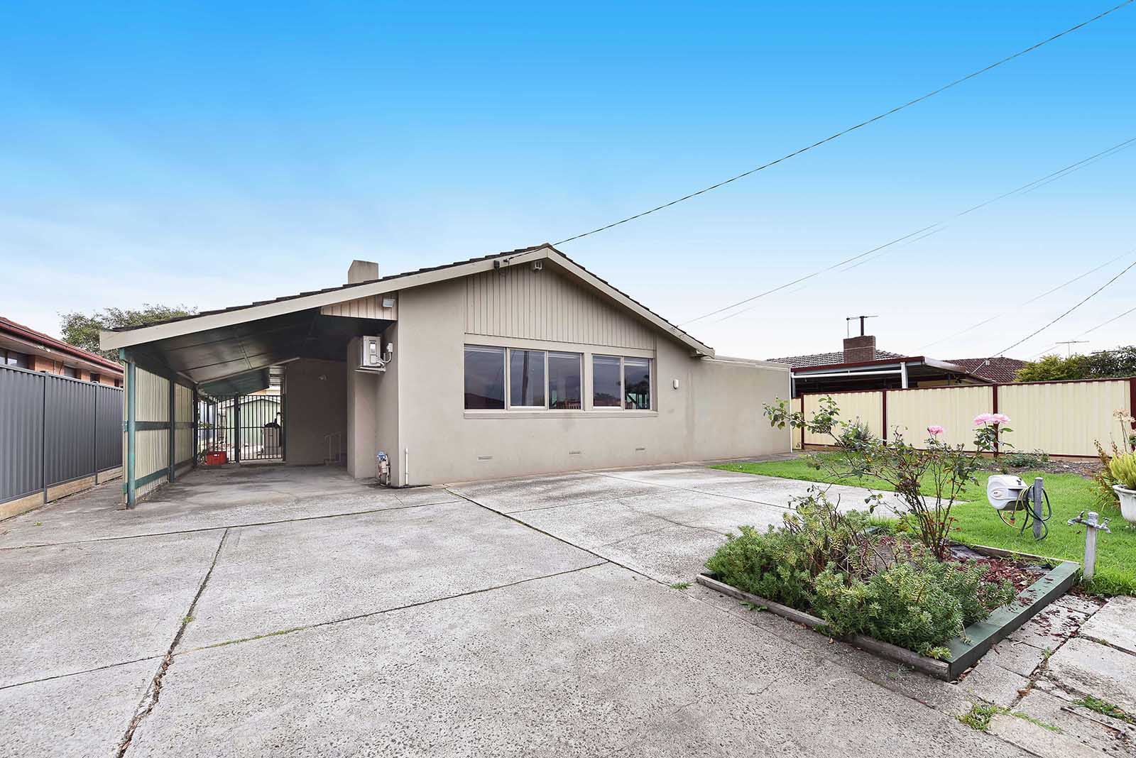 5 Protea Crescent, St Albans, VIC 3021 - Leased