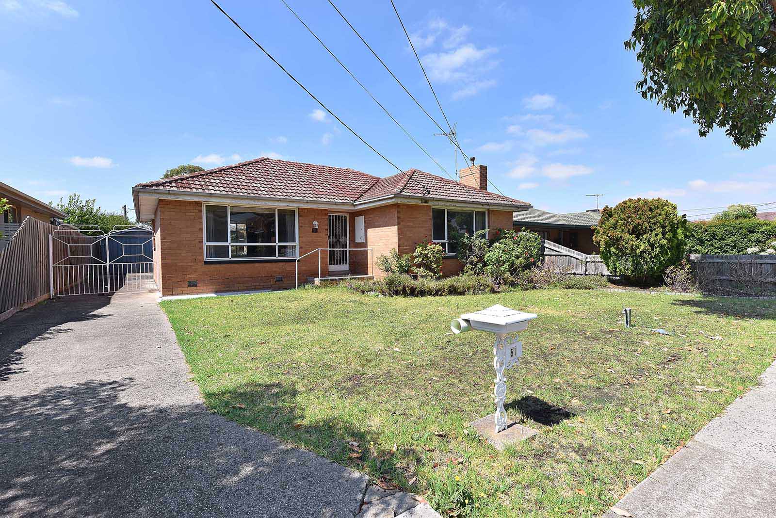 51 Rogerson St, Avondale Heights, VIC 3034 - Leased