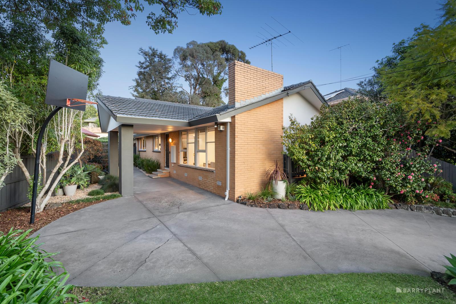 74 Duff Parade, Viewbank, VIC 3084 - Sold
