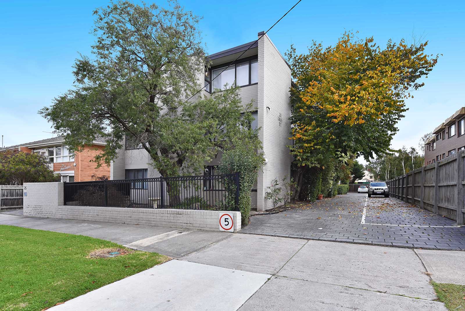 9/25 Daisy St, Essendon, VIC 3040 - Leased
